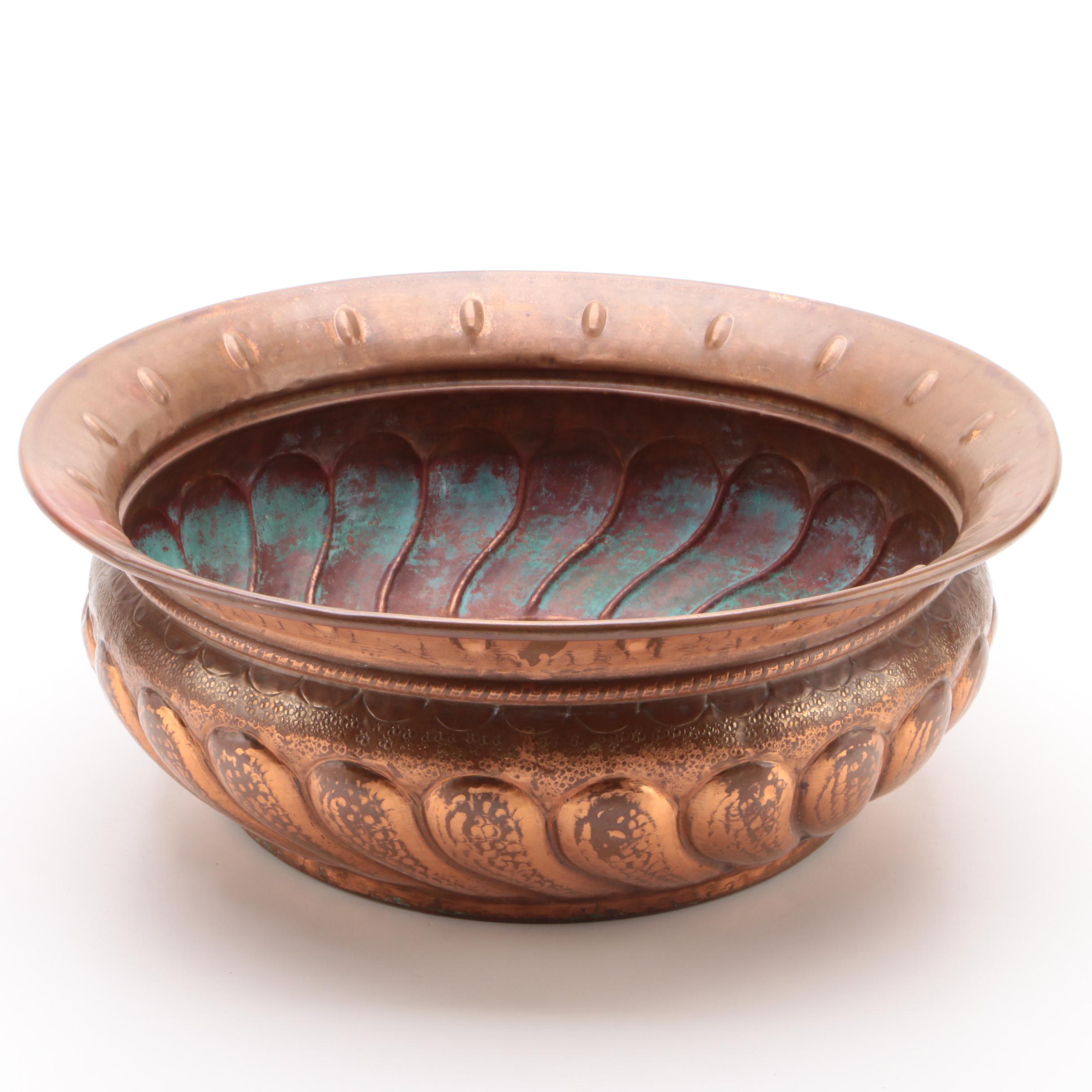 Classical Style Hammered Copper Centerpiece Bowl or Planter | EBTH