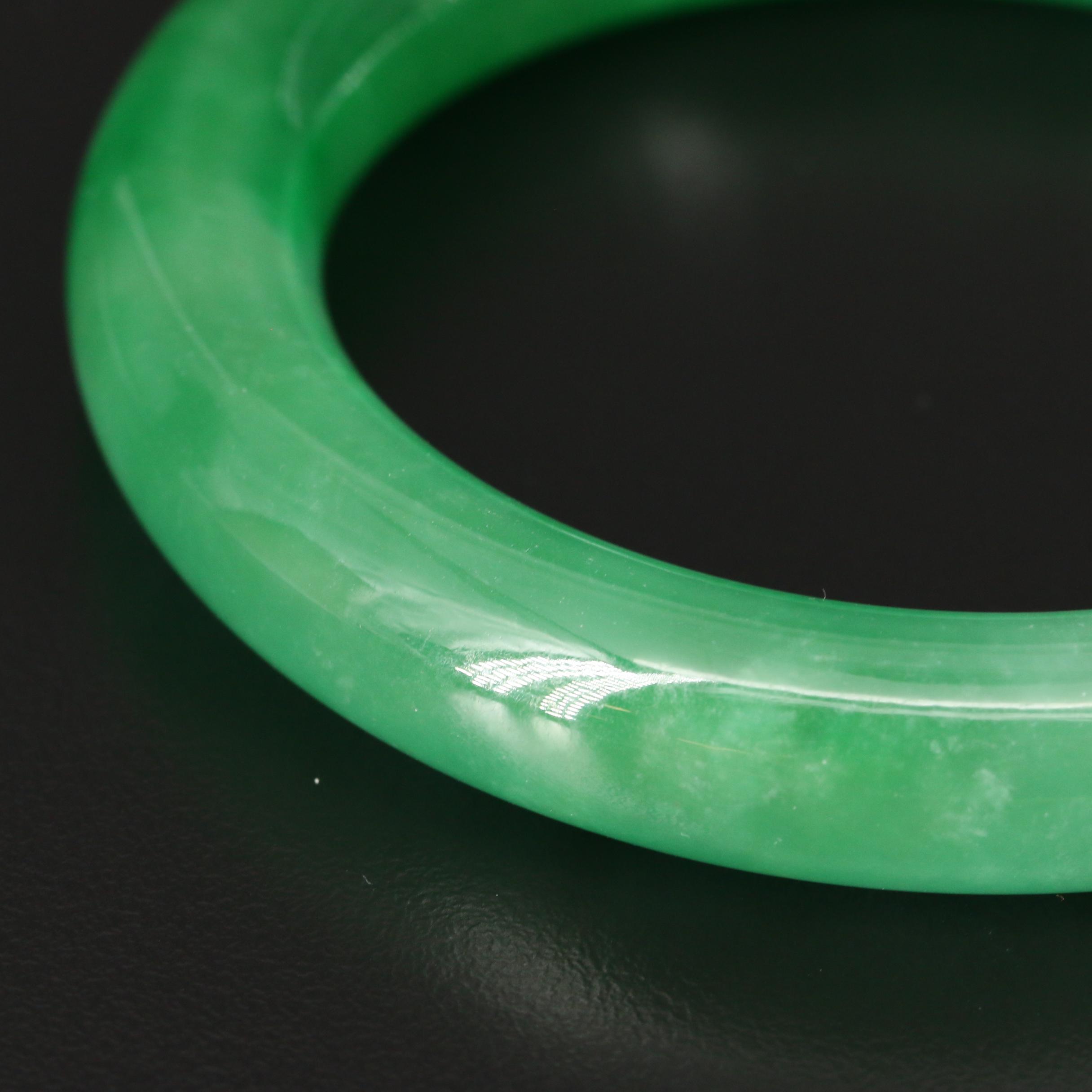Jadeite Hololith Bangle | EBTH
