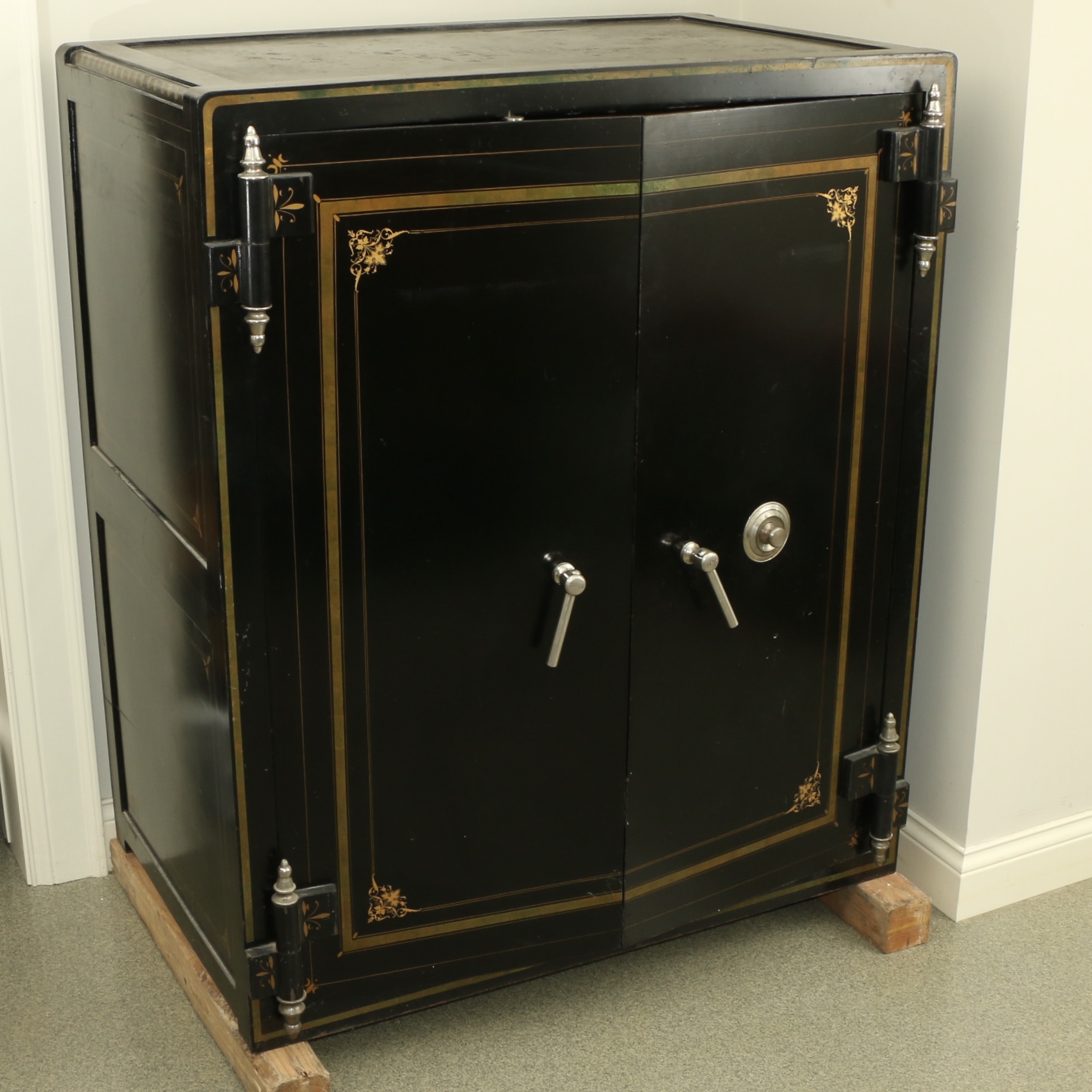 The Hall's Safe Co. Cincinnati Safe, Early 20th Century | Everything ...