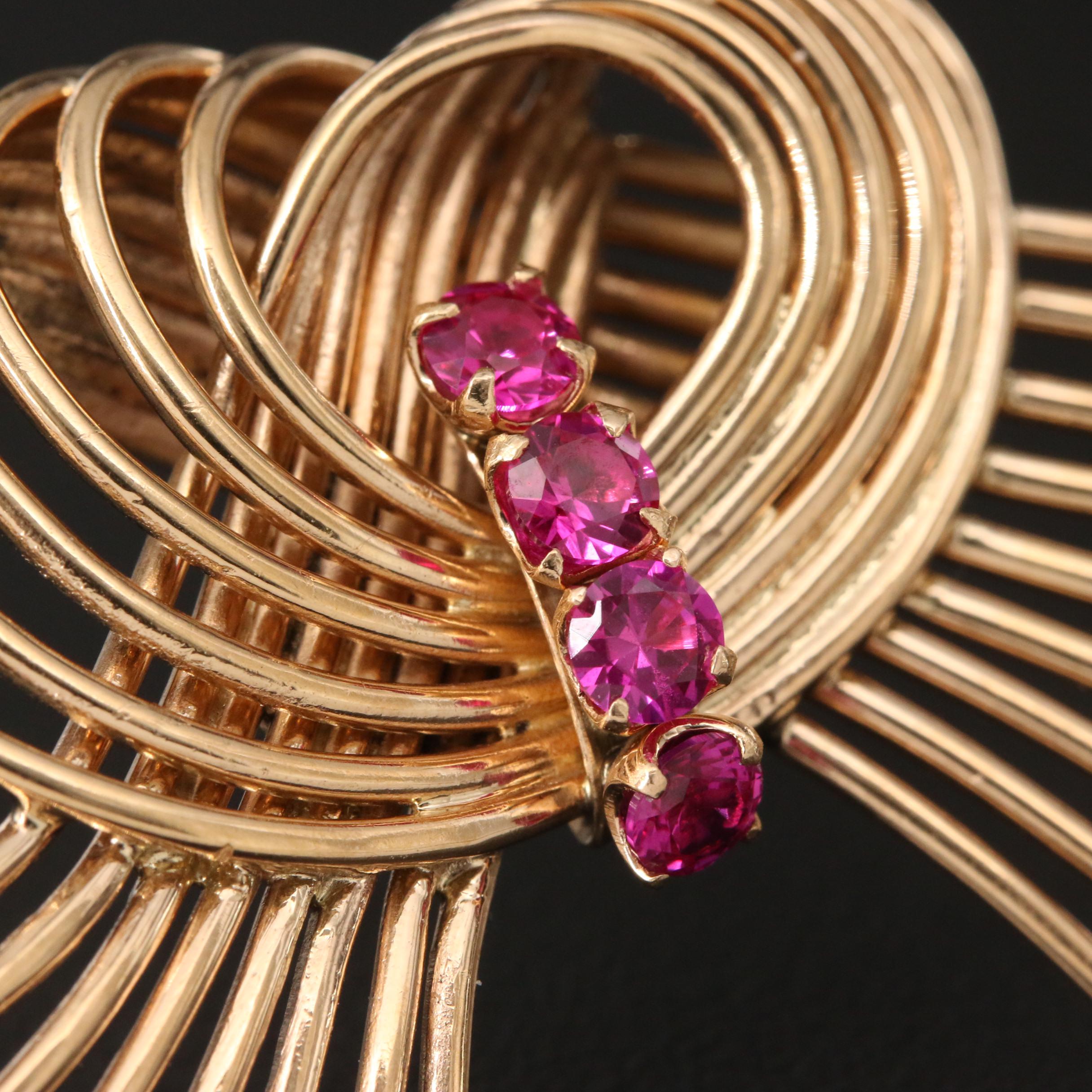 Retro 18K Ruby Knot Brooch | EBTH