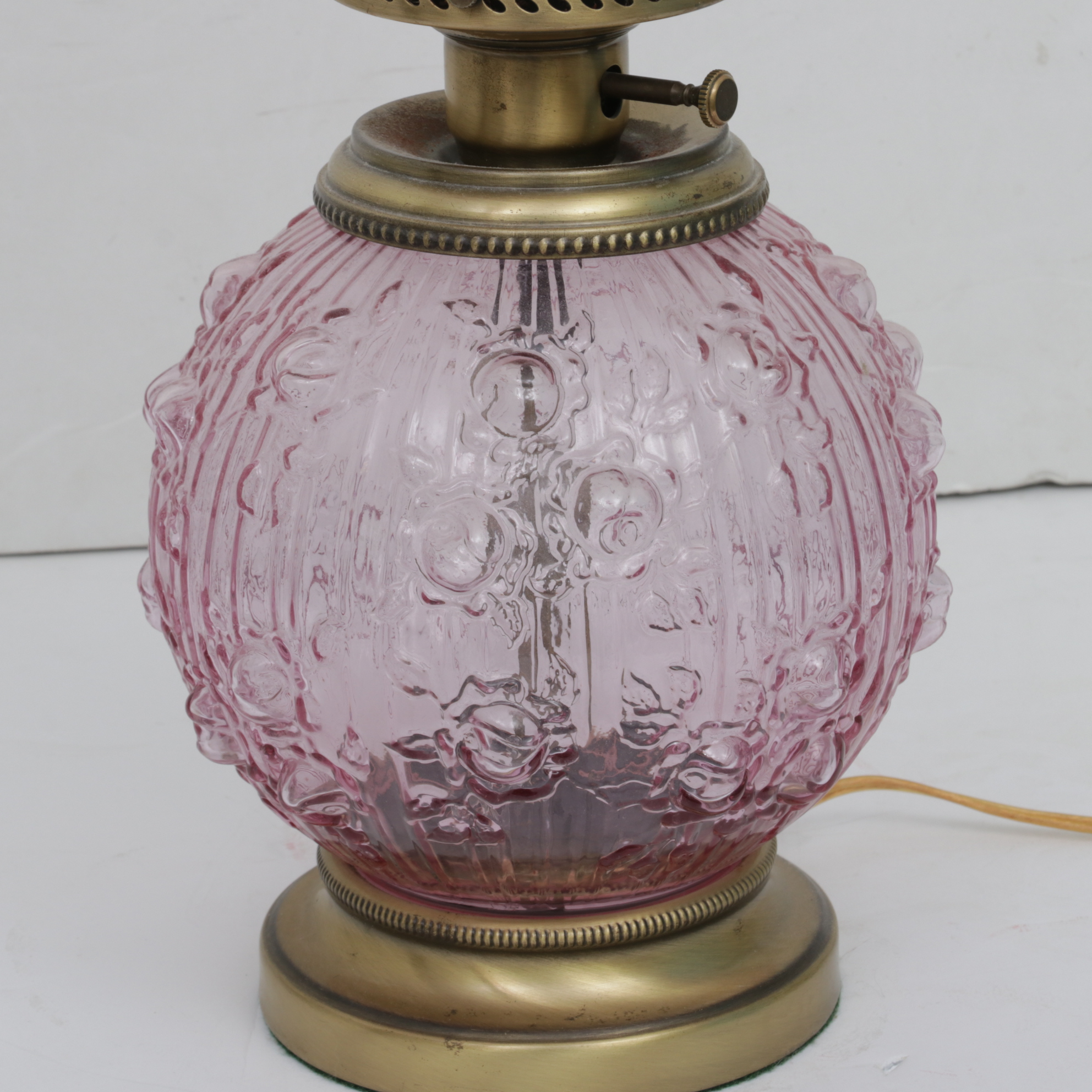 Fenton Style Cabbage Rose Double Globe Ruffled Glass Parlor Lamp | EBTH