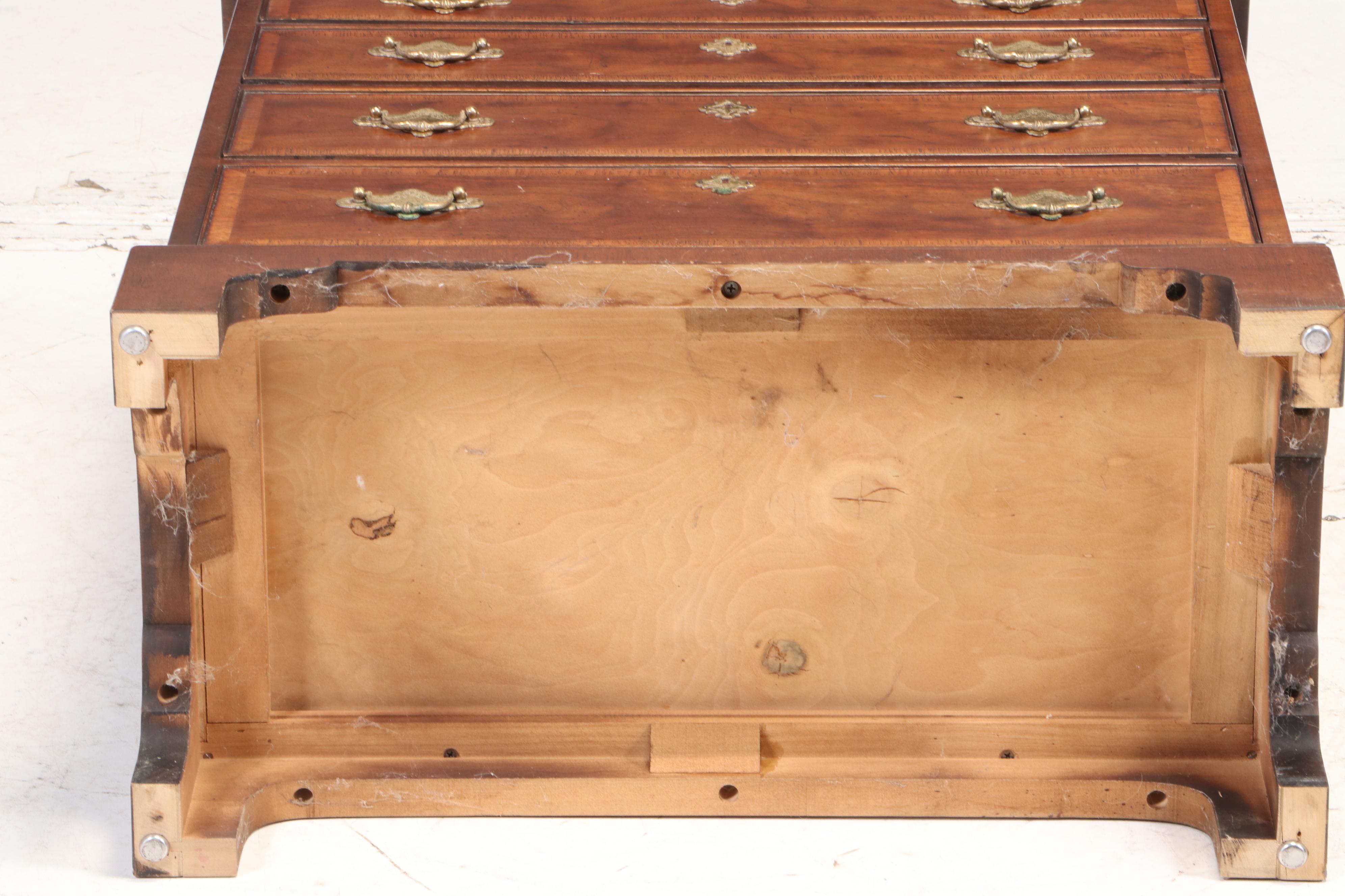 Henredon "Folio Four" George II Style Walnut and Crossbanded Bedside ...