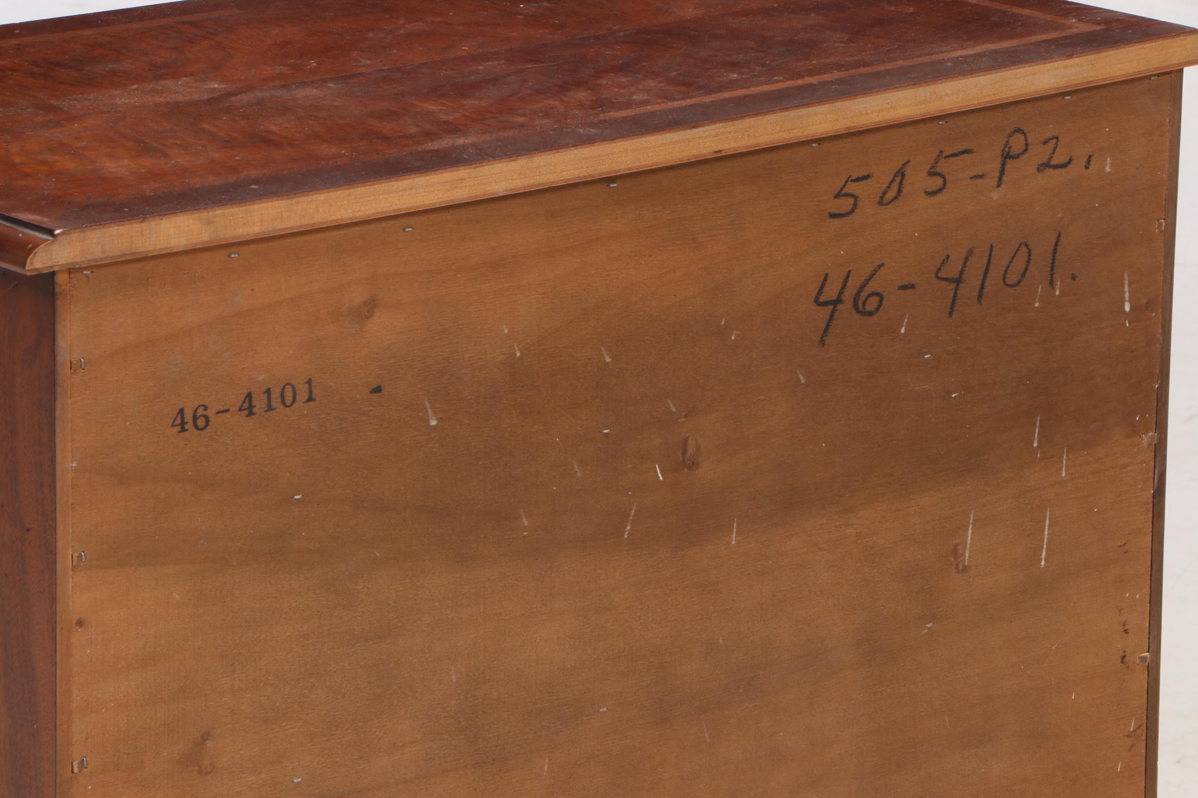 Henredon "Folio Four" George II Style Walnut and Crossbanded Bedside ...