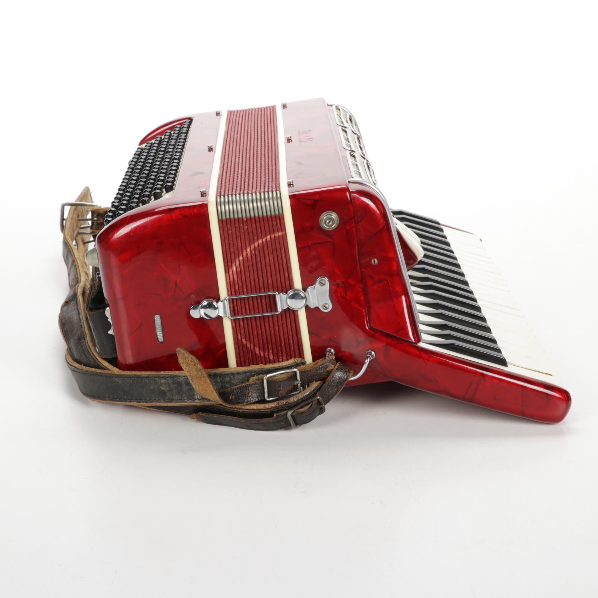 Italian Bomar Accordion with Case | EBTH