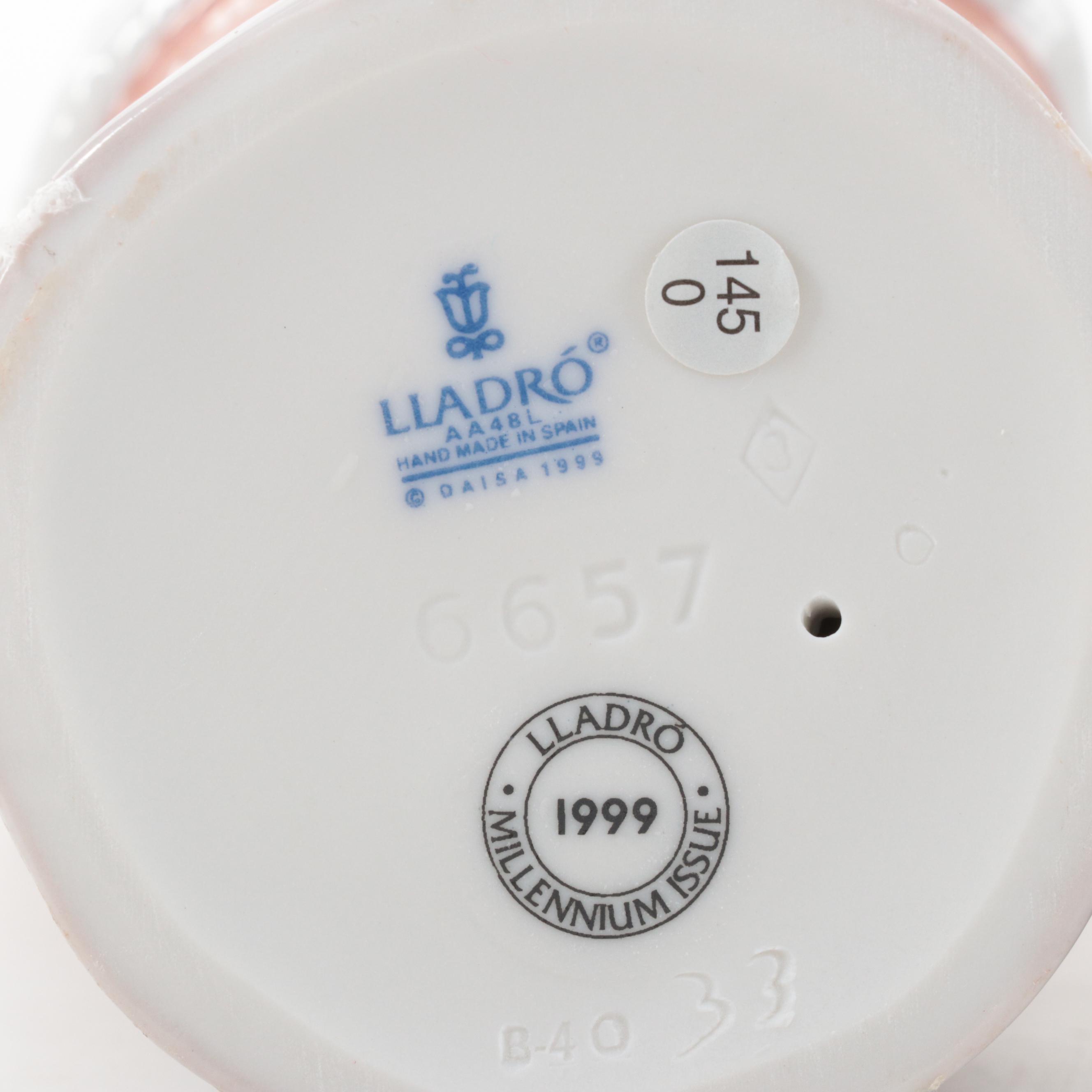 Lladró Porcelain Figurines Including "Santa's List" and "Little Jesus ...