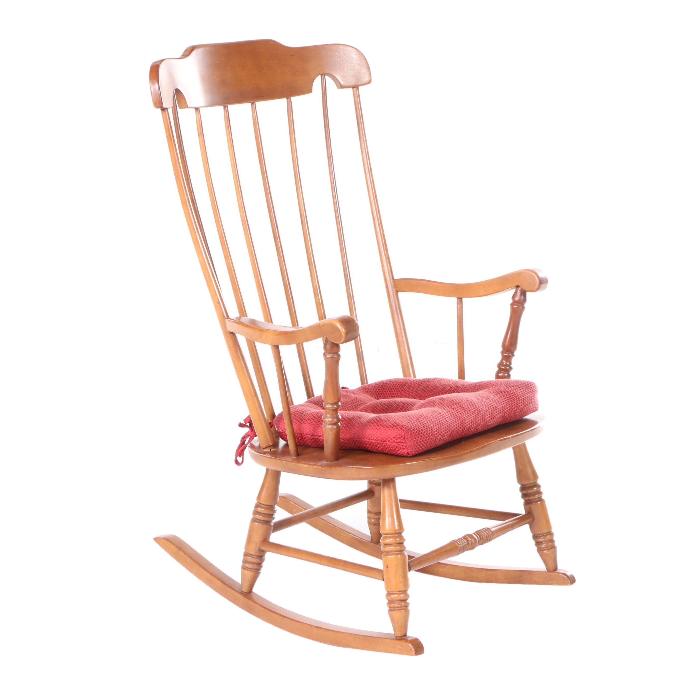 Early American Style Maple Rocking Chair | EBTH