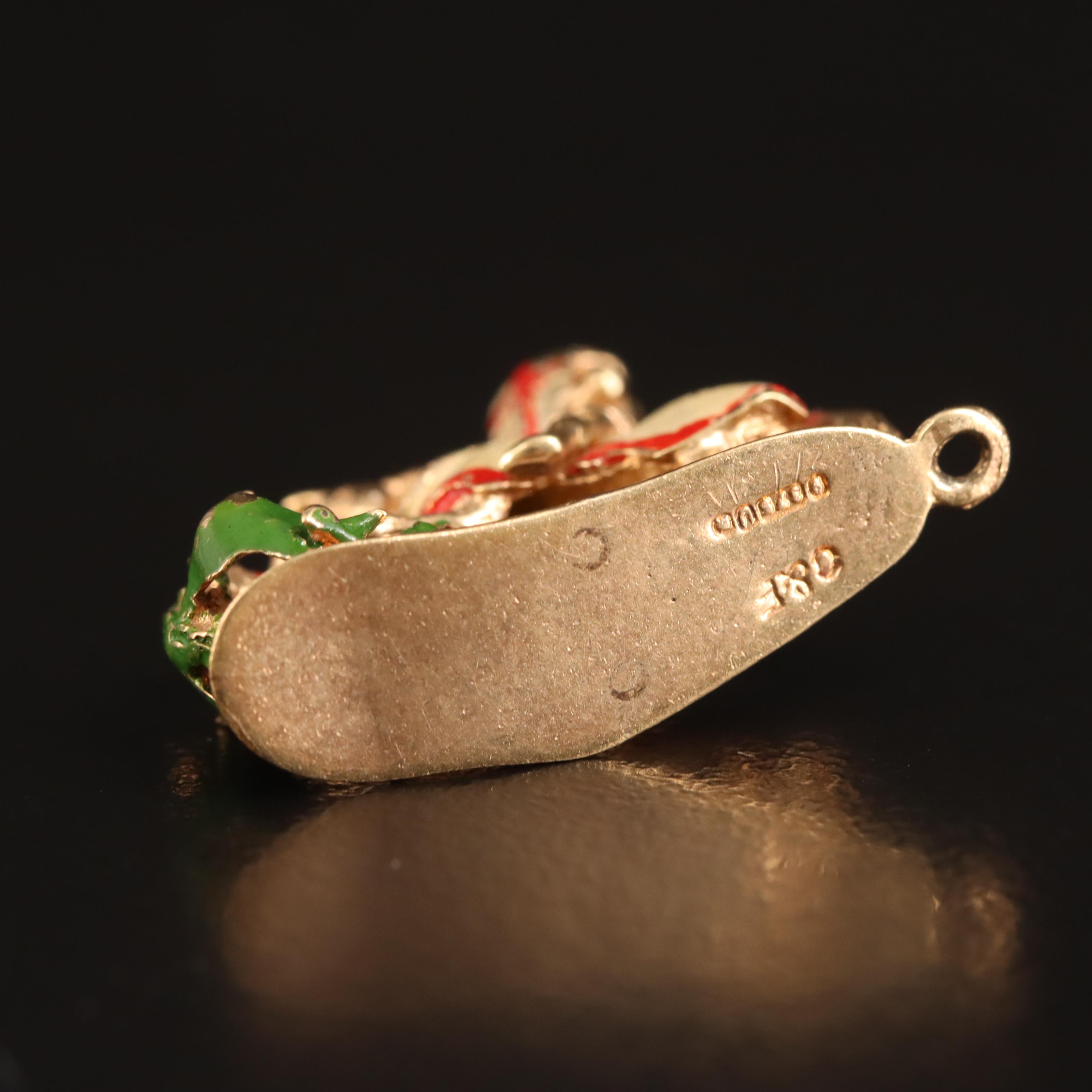 9K Enamel Knight Dragon Slayer Pendant | EBTH