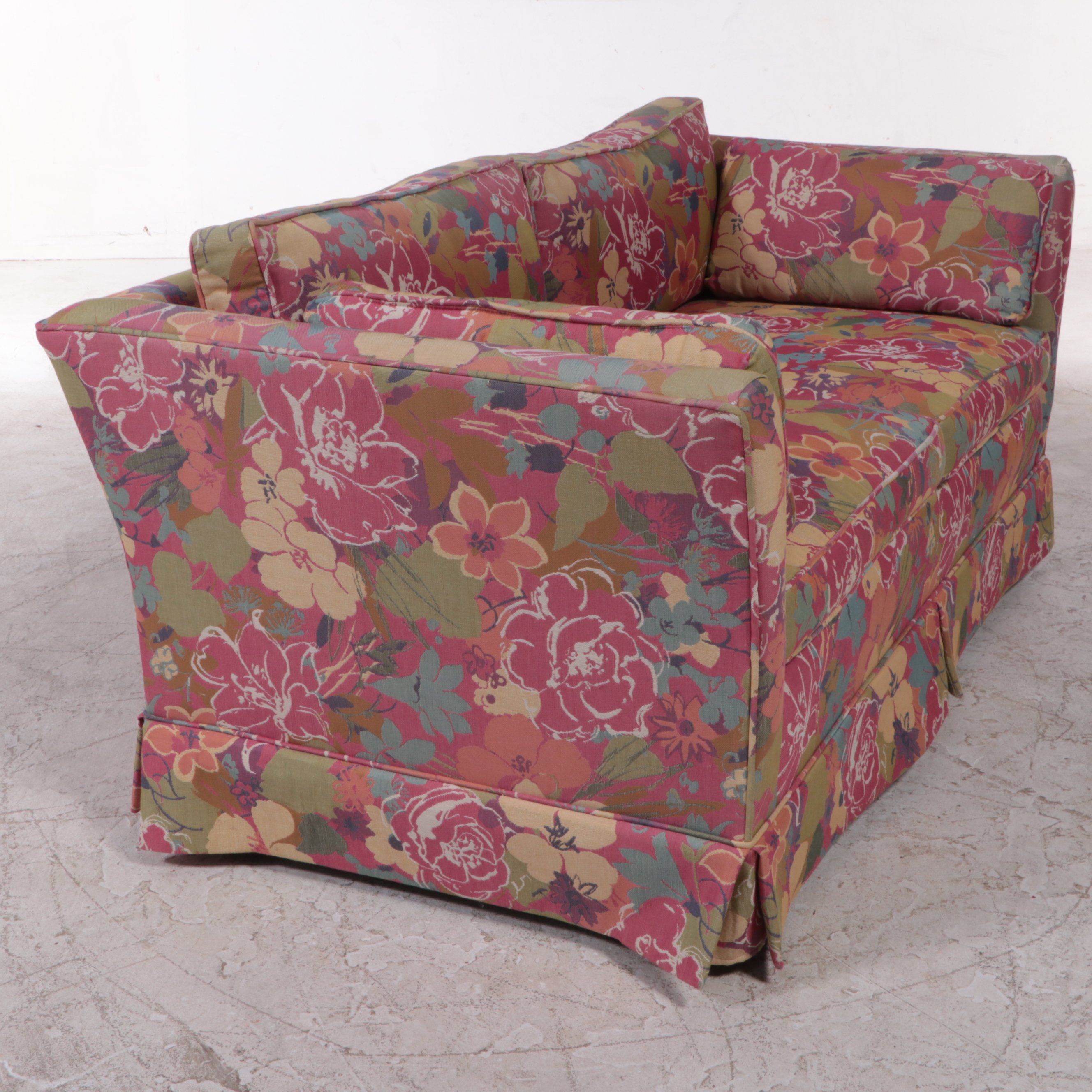 Boxed Loveseat in Woven Floral Pattern, 1970s | EBTH