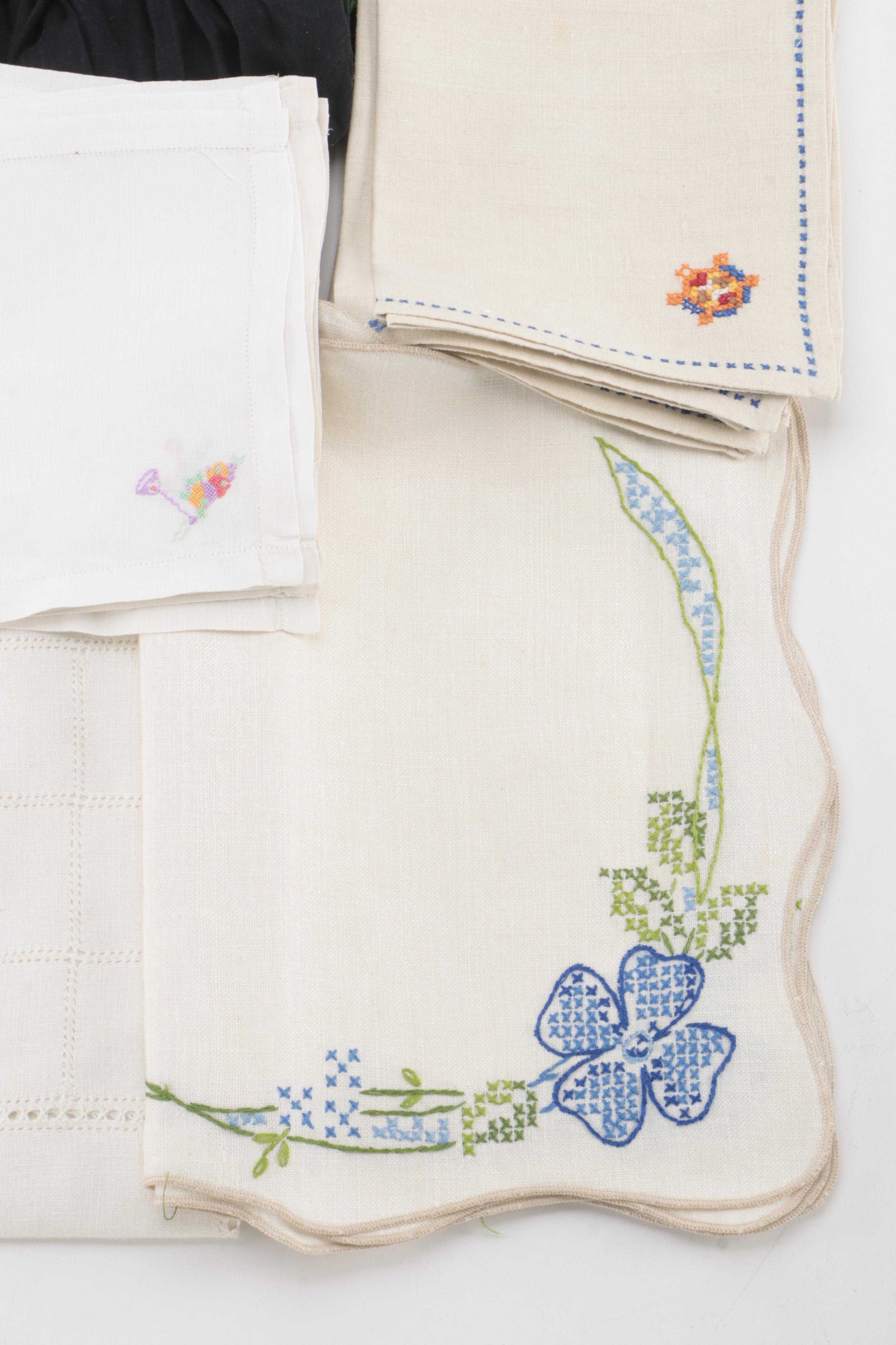 Vera and Assorted Table Linen Collection | EBTH