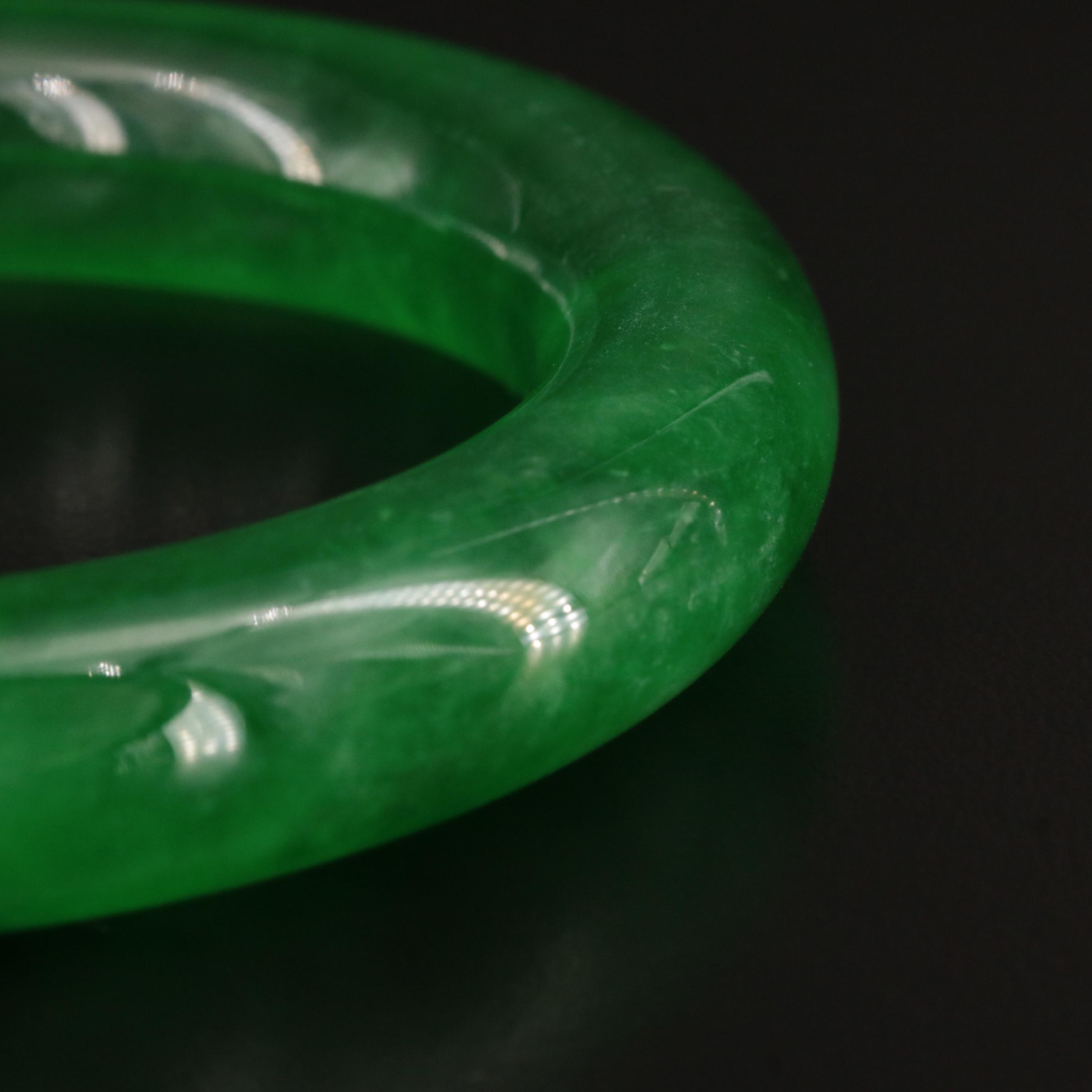 Jadeite Hololith Bangle | EBTH