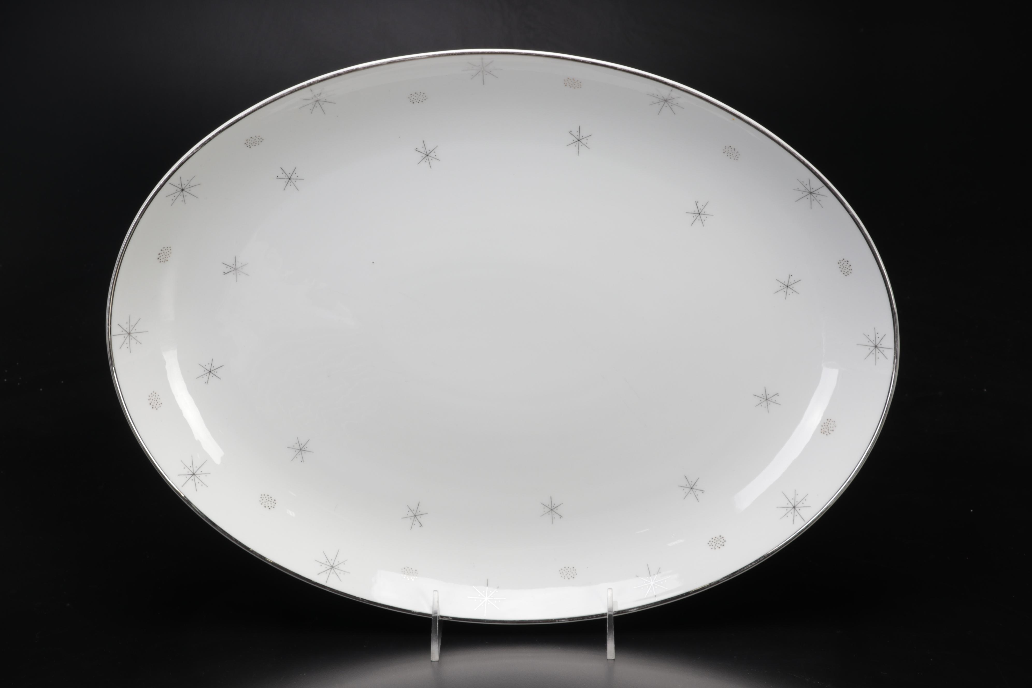 Mid-Century Japanese "Snowflake" Porcelain Dinnerware and Serveware | EBTH