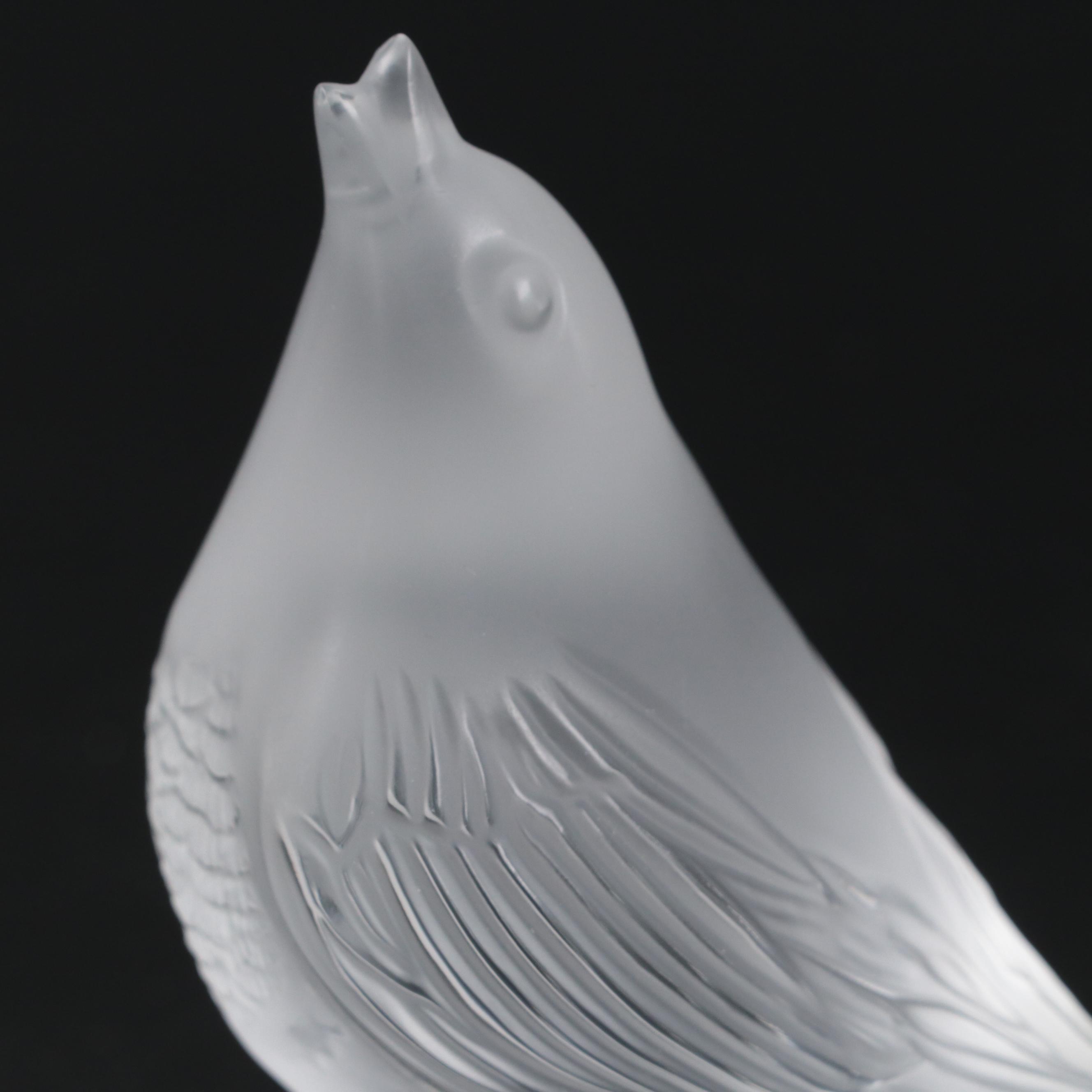 Lalique "Singing Robin" Frosted Crystal Bird Figurine | EBTH