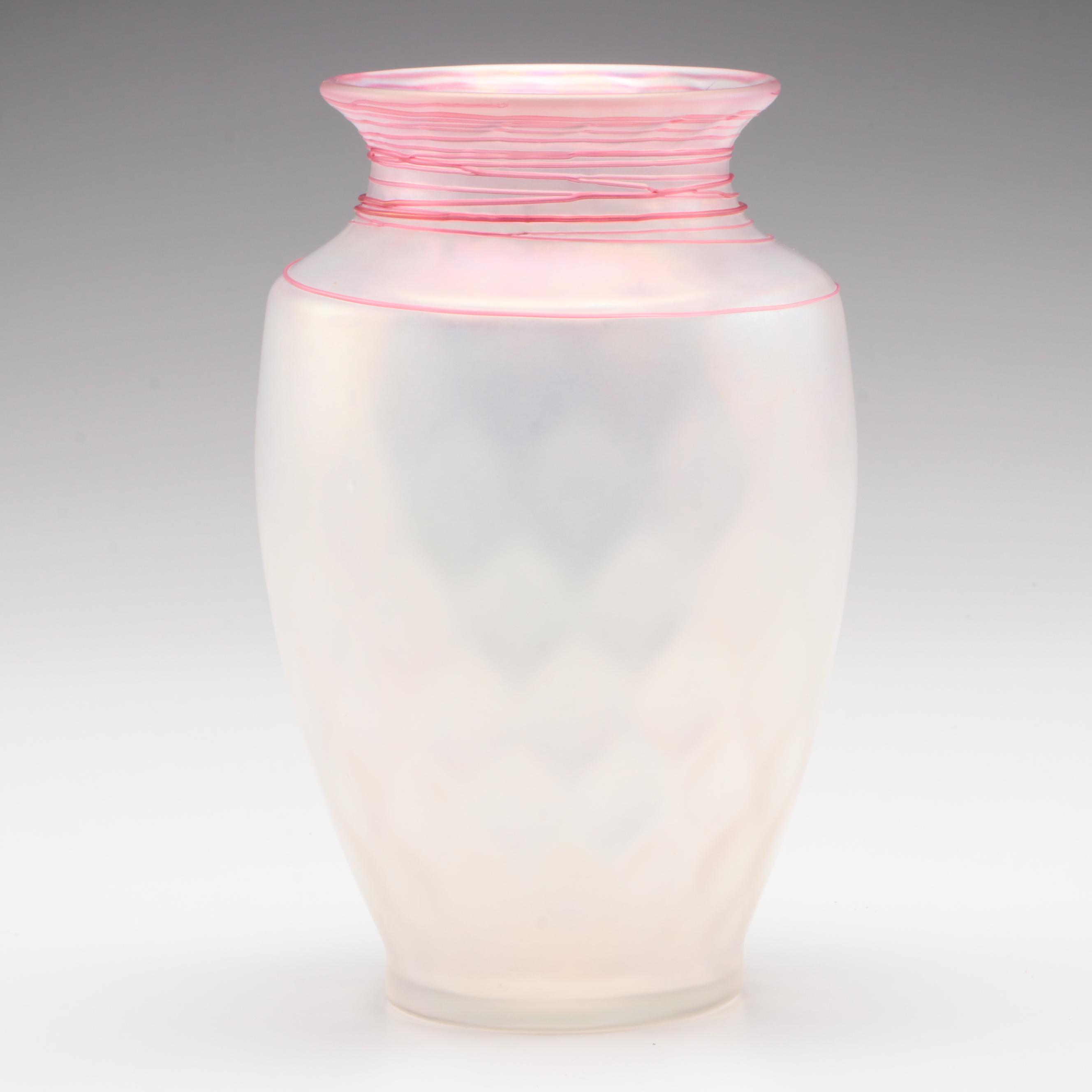 Steuben Verre de Soie Iridescent Art Glass Vase with Pink Threading | EBTH