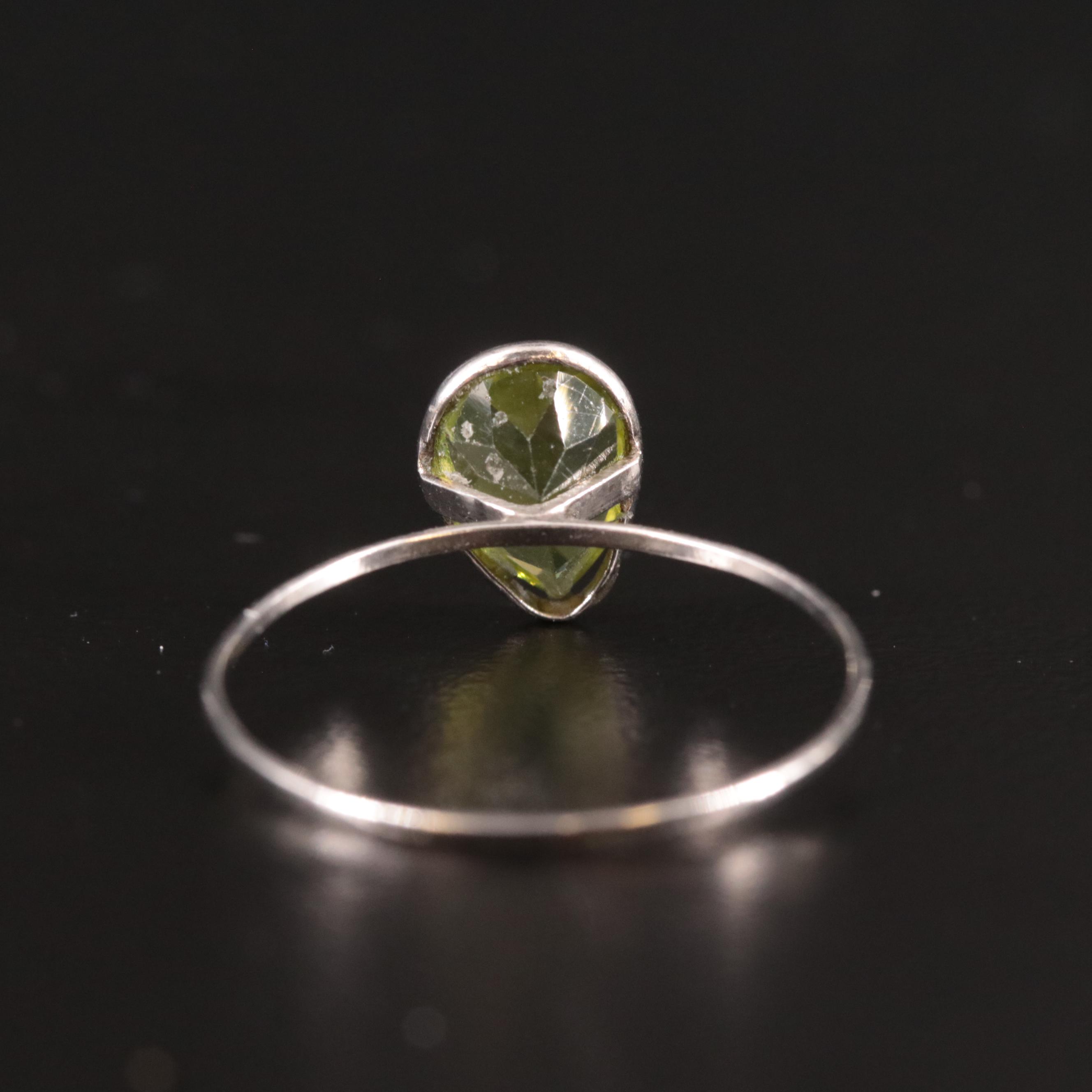 14K Peridot Solitaire Ring | EBTH