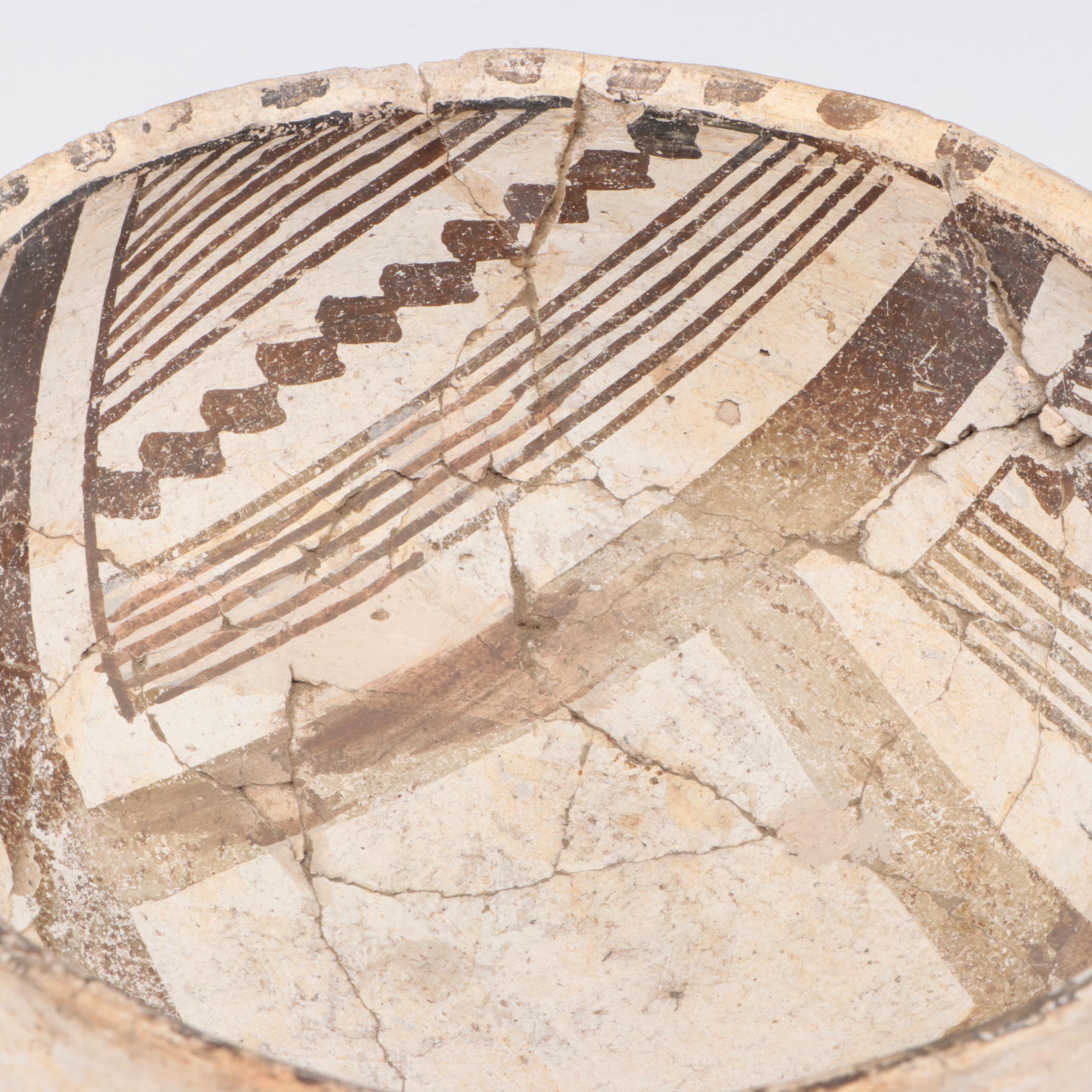 Anasazi Salado Roosevelt Buff on White Pottery Bowl, Circa 1250 C.E. | EBTH