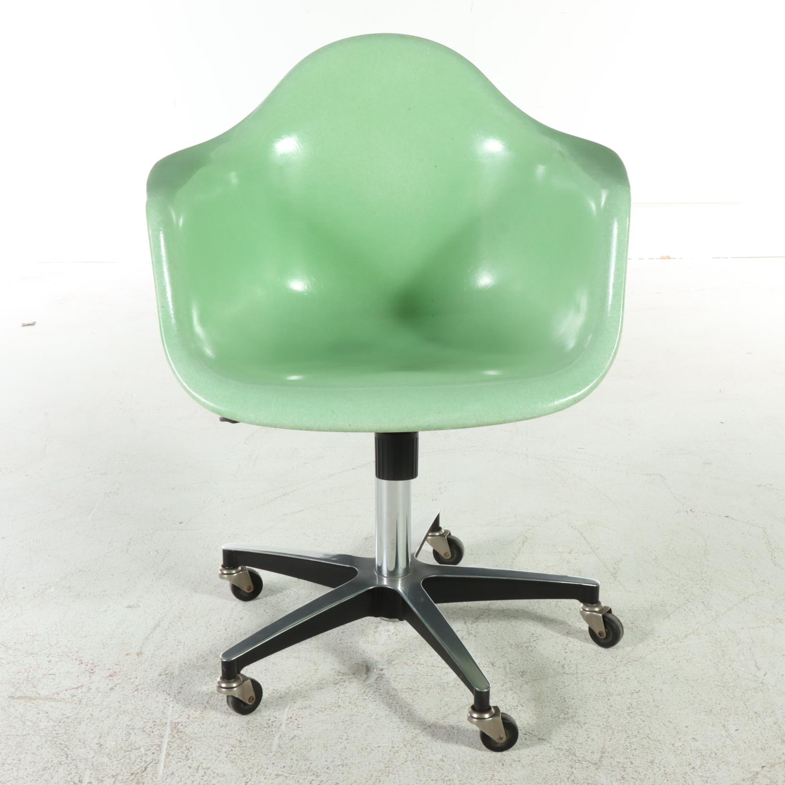 Modernica Case Study Shell Rolling Armchair | EBTH