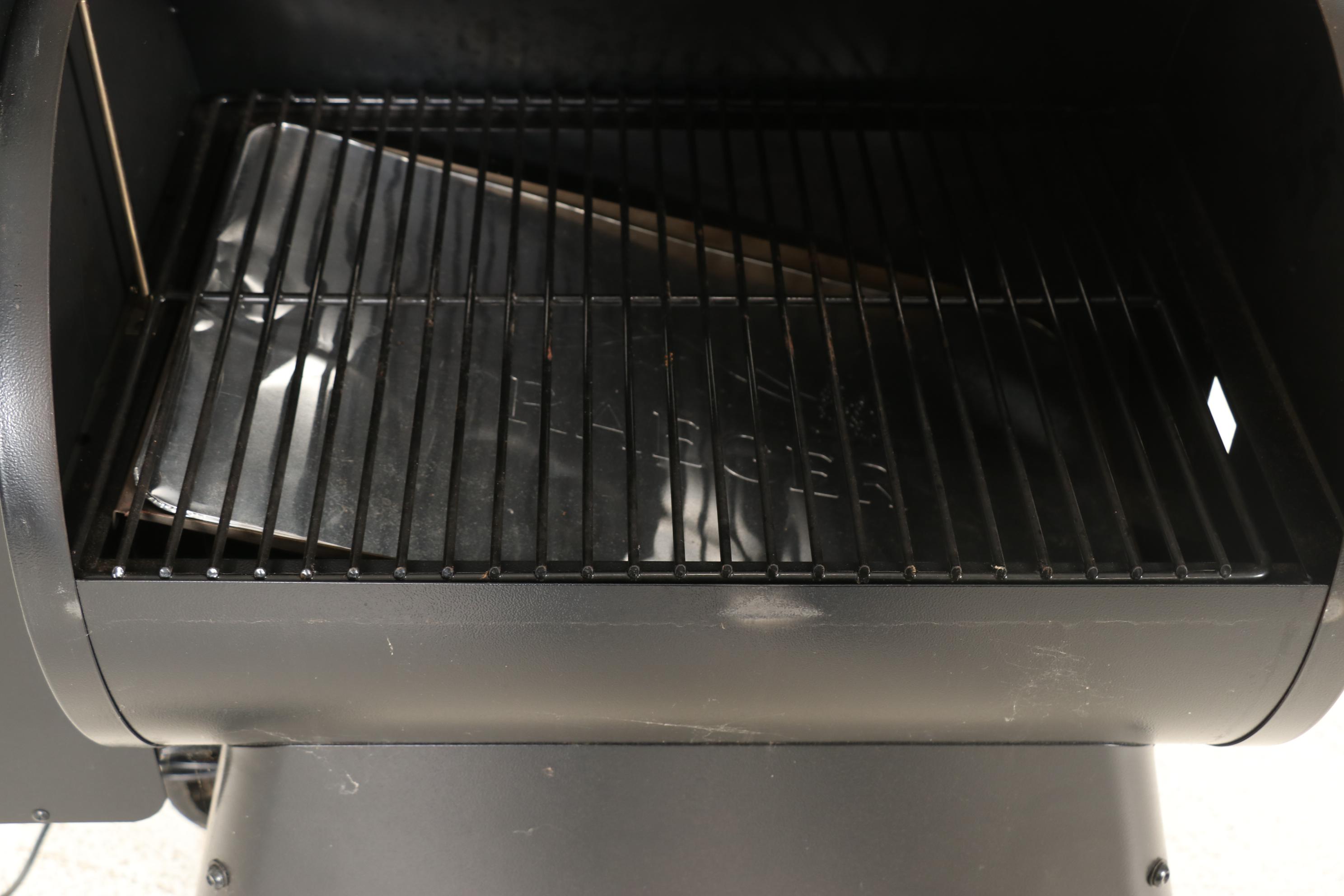 Traeger Bronson 20-Inch Pellet Grill | EBTH