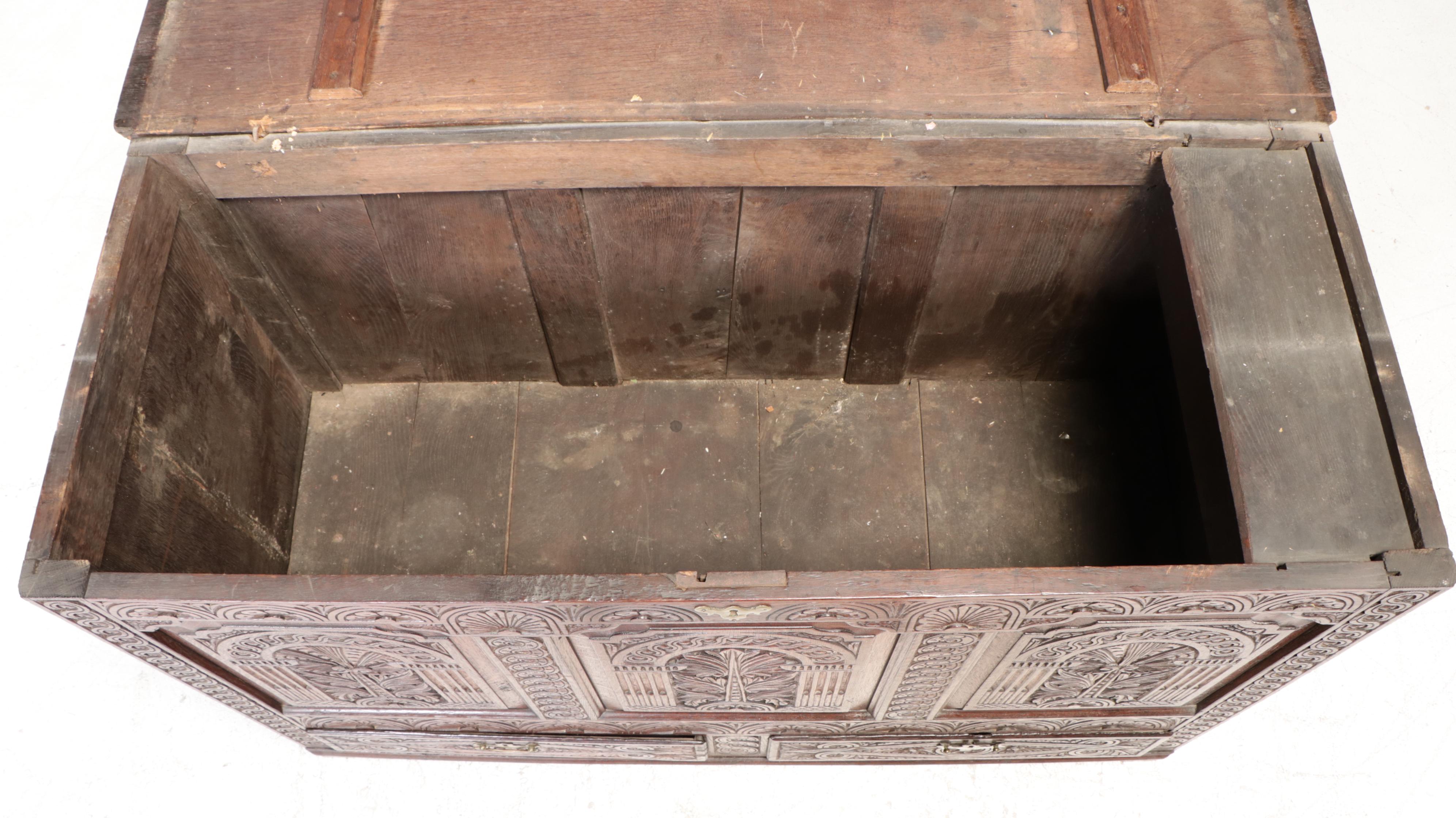 William and Mary Carved Oak Mule Chest, circa 1700 | EBTH