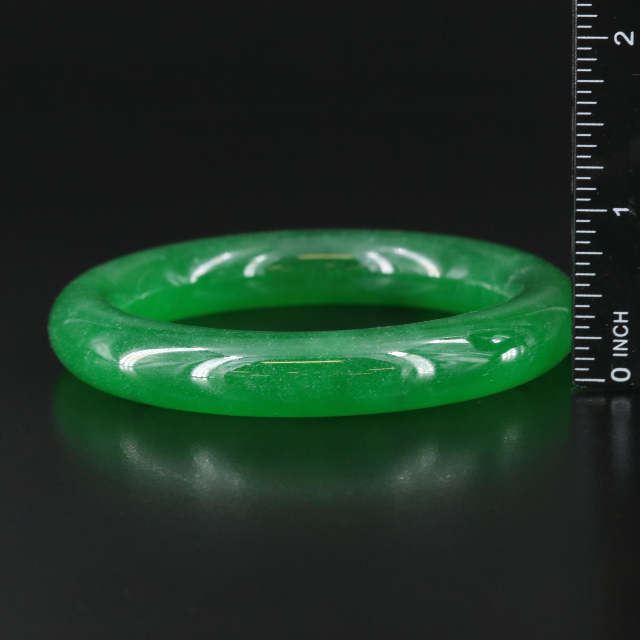 Jadeite Hololith Bangle | EBTH