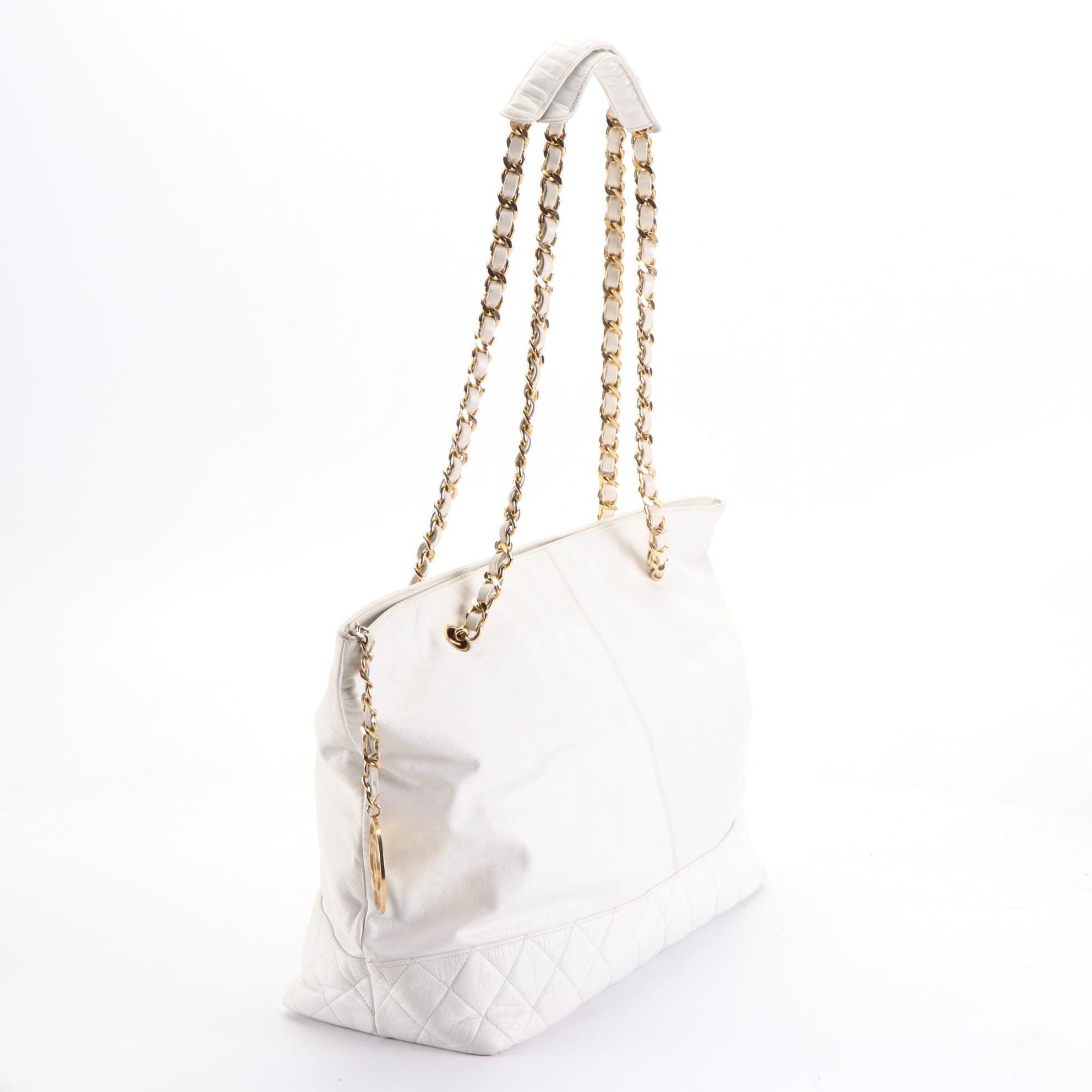 Chanel Chain Strap Tote Bag in Leather with Quilted Leather Trim | EBTH