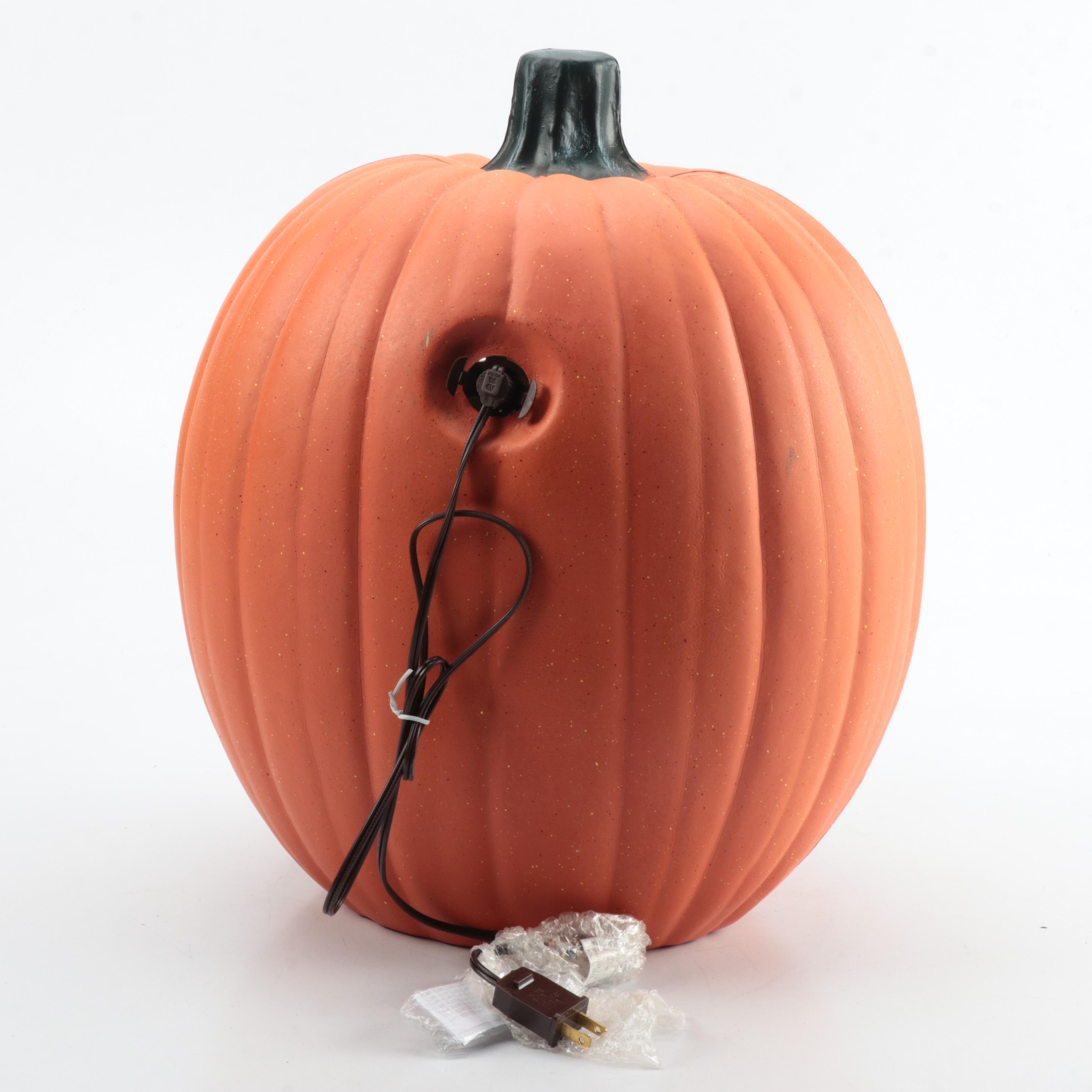 Light-Up Pumpkins and More Halloween Décor | EBTH