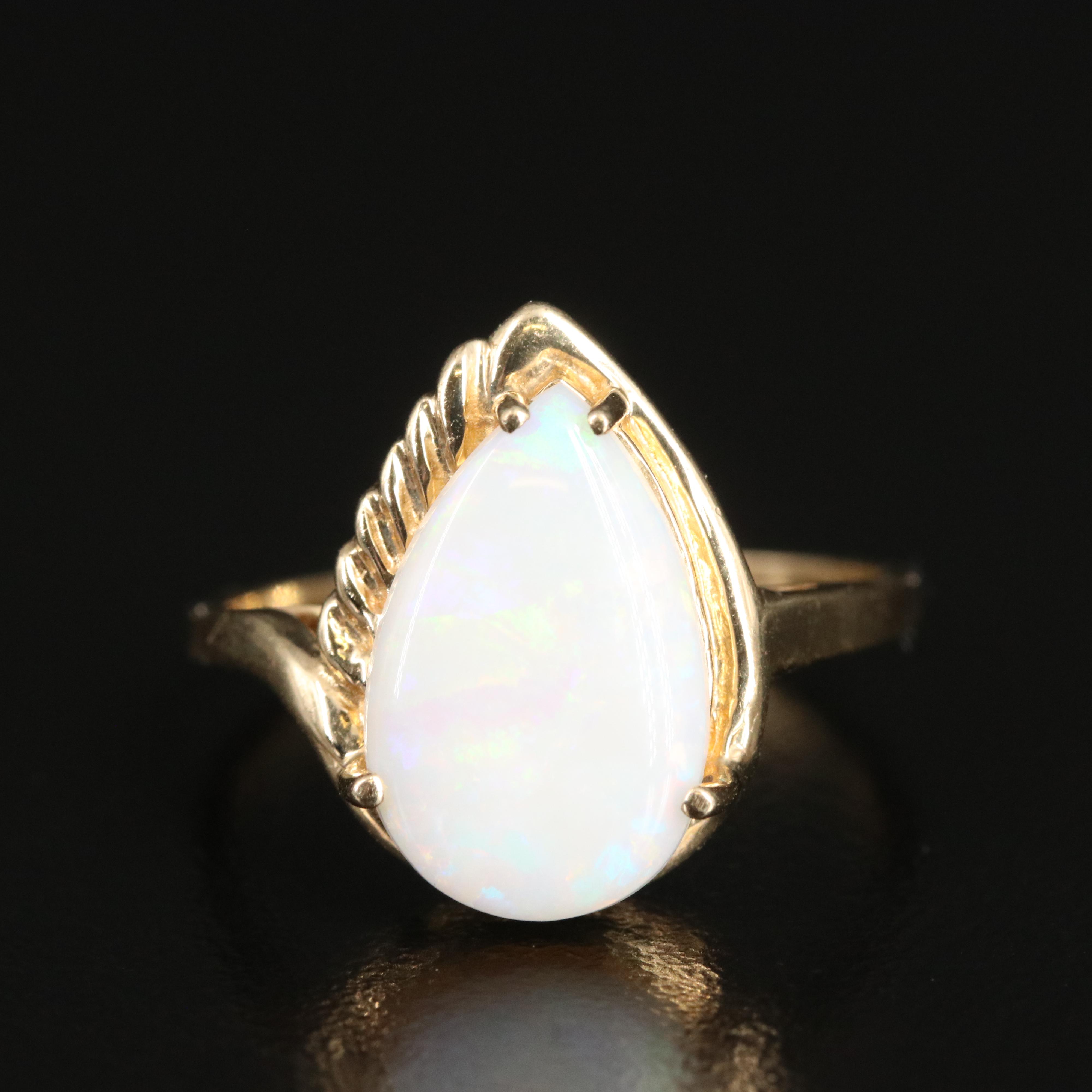 10K Opal Pear Shaped Ring | EBTH