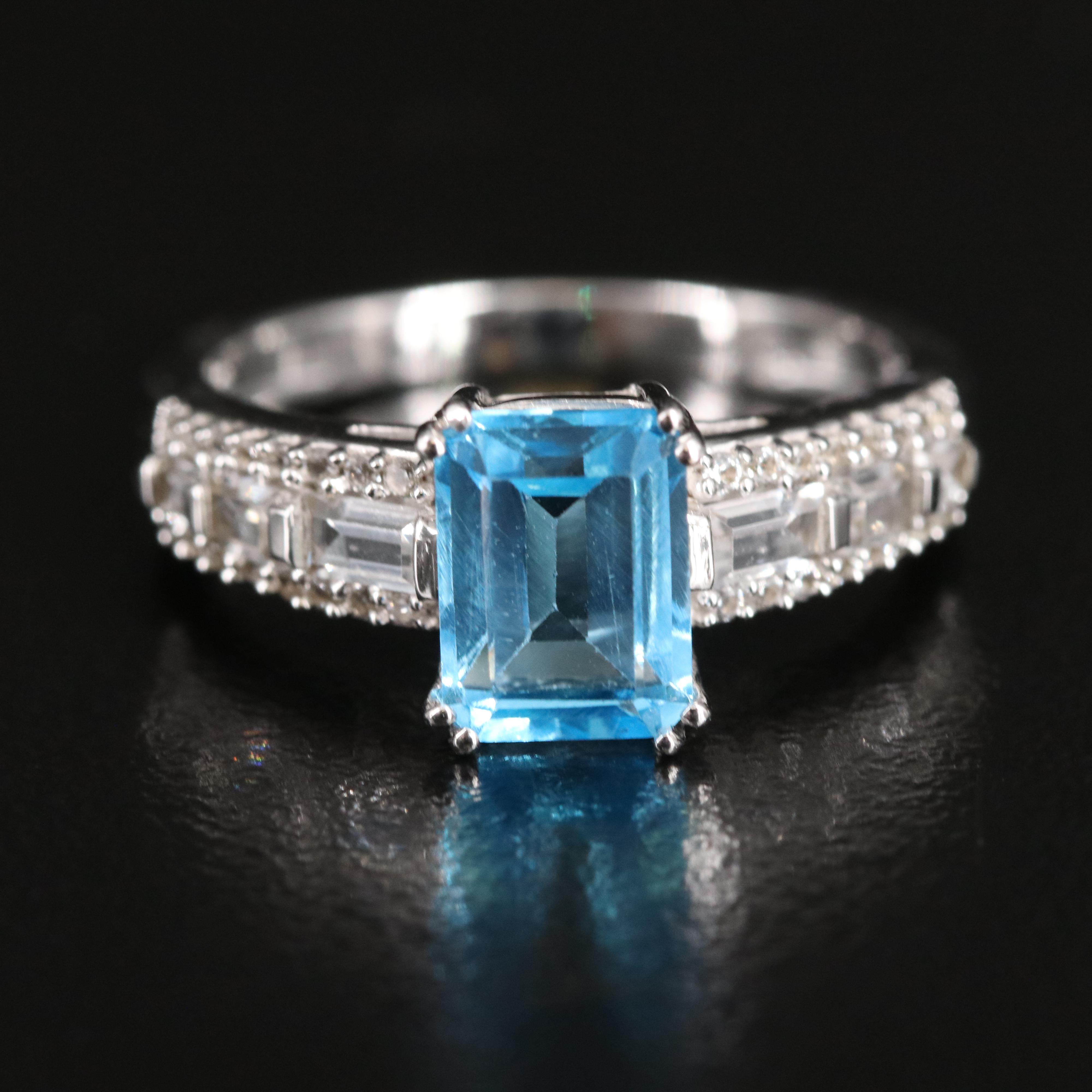 10K Blue Topaz and White Topaz Ring | EBTH