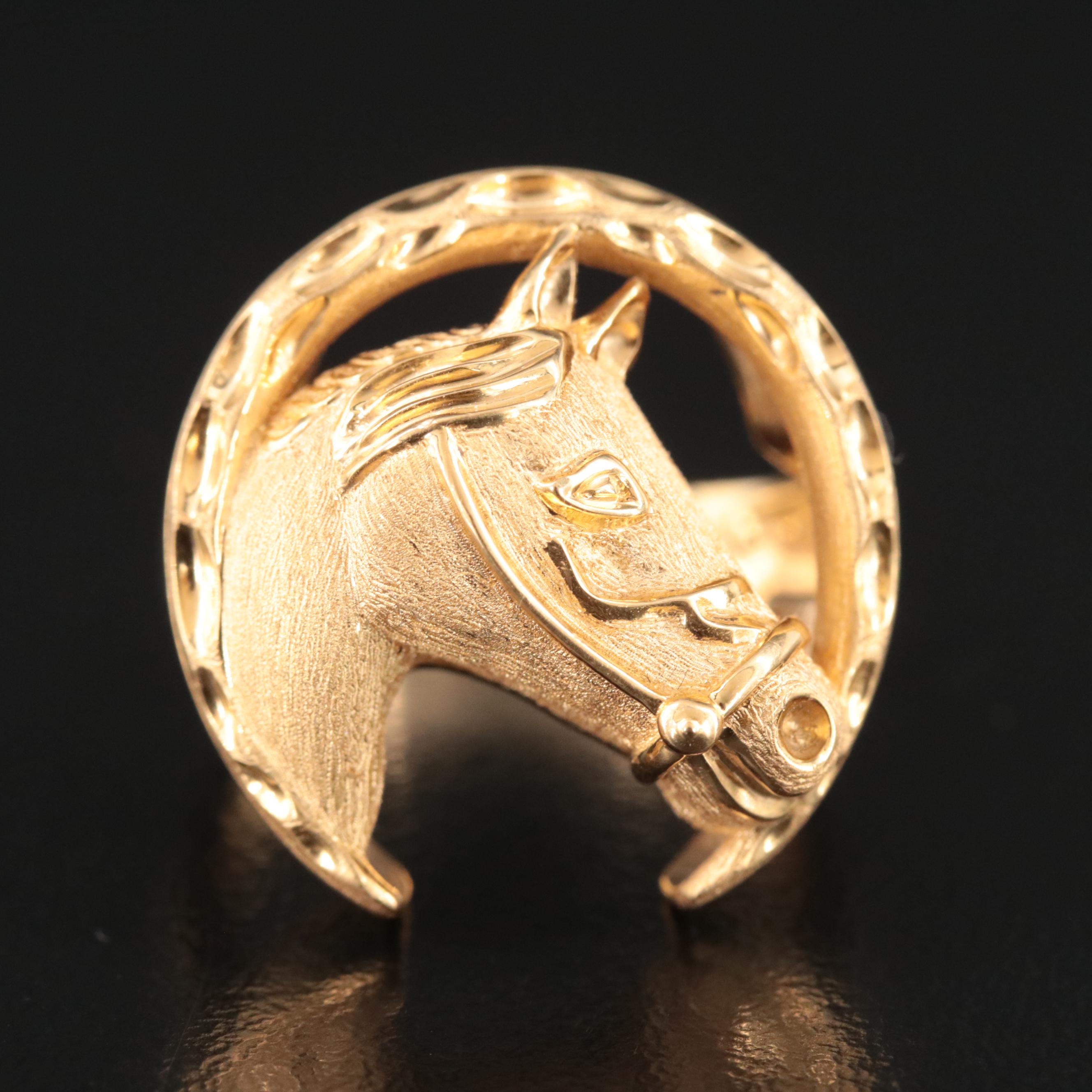 22K Horse Head with Horseshoe Ring | EBTH