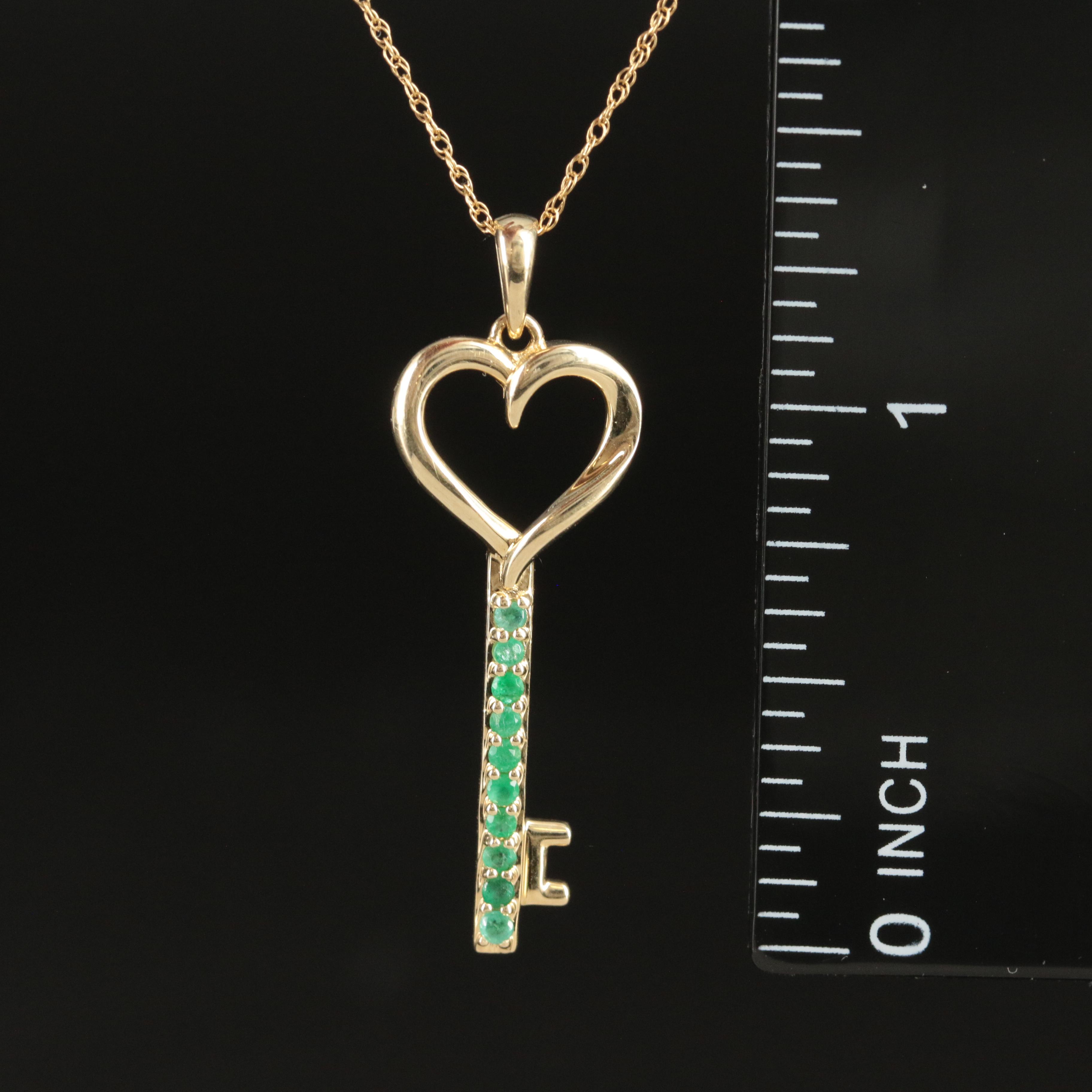 10K Emerald Key Pendant Necklace | EBTH
