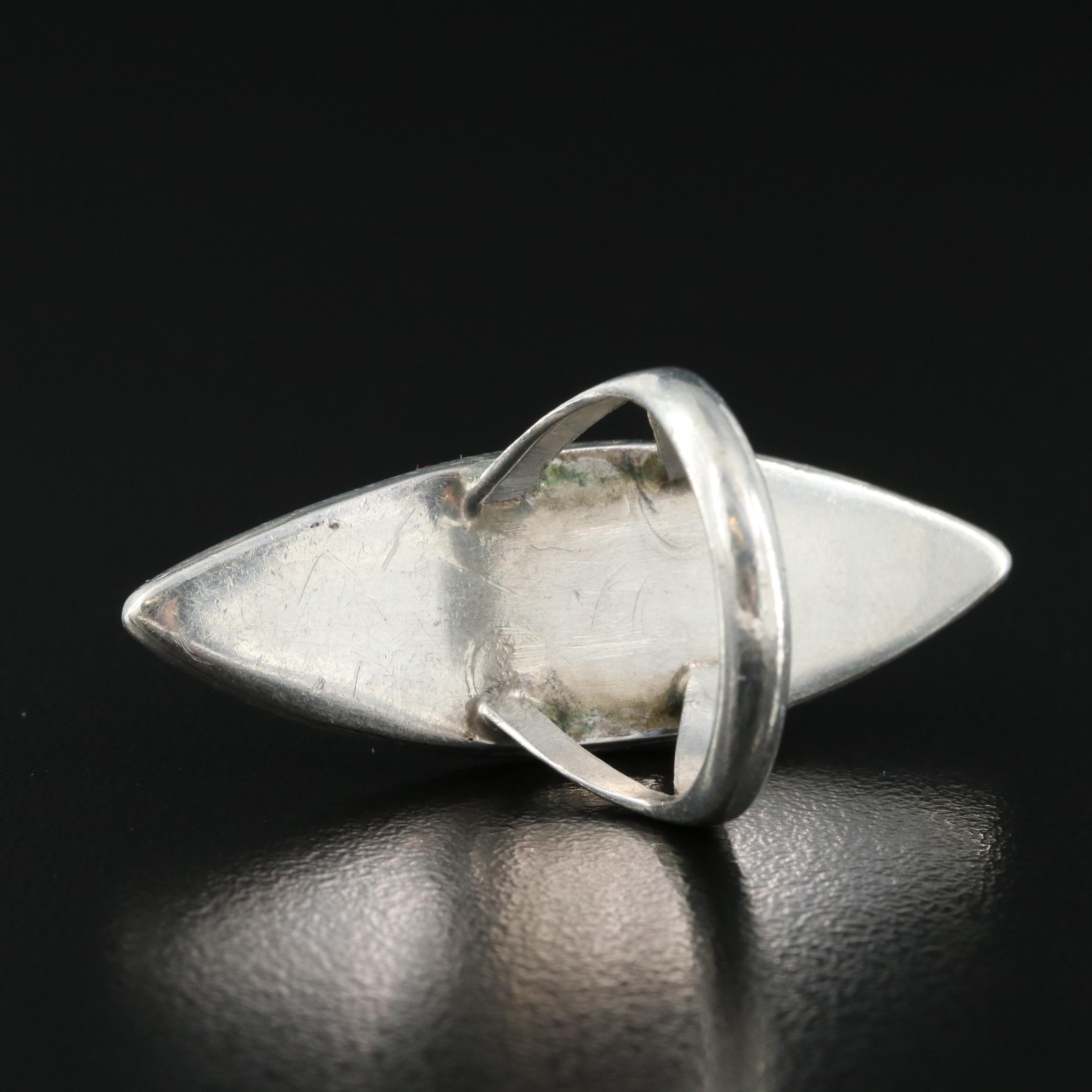 Sterling Mother-of-Pearl Navette Pointer Ring | EBTH