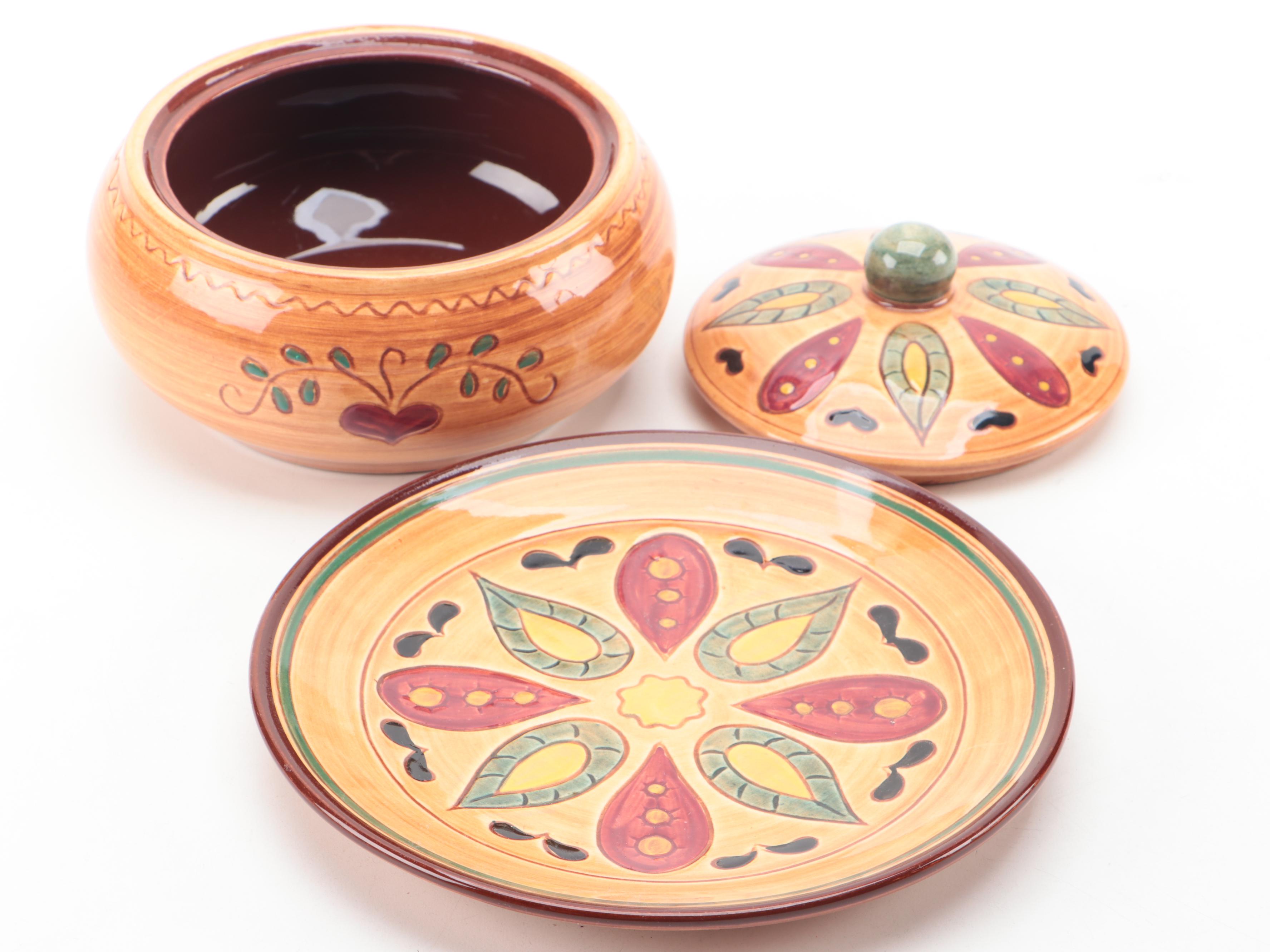 Pennsbury Pottery "Hex" Ceramic Plate and Casserole with Longaberger Baskets | EBTH