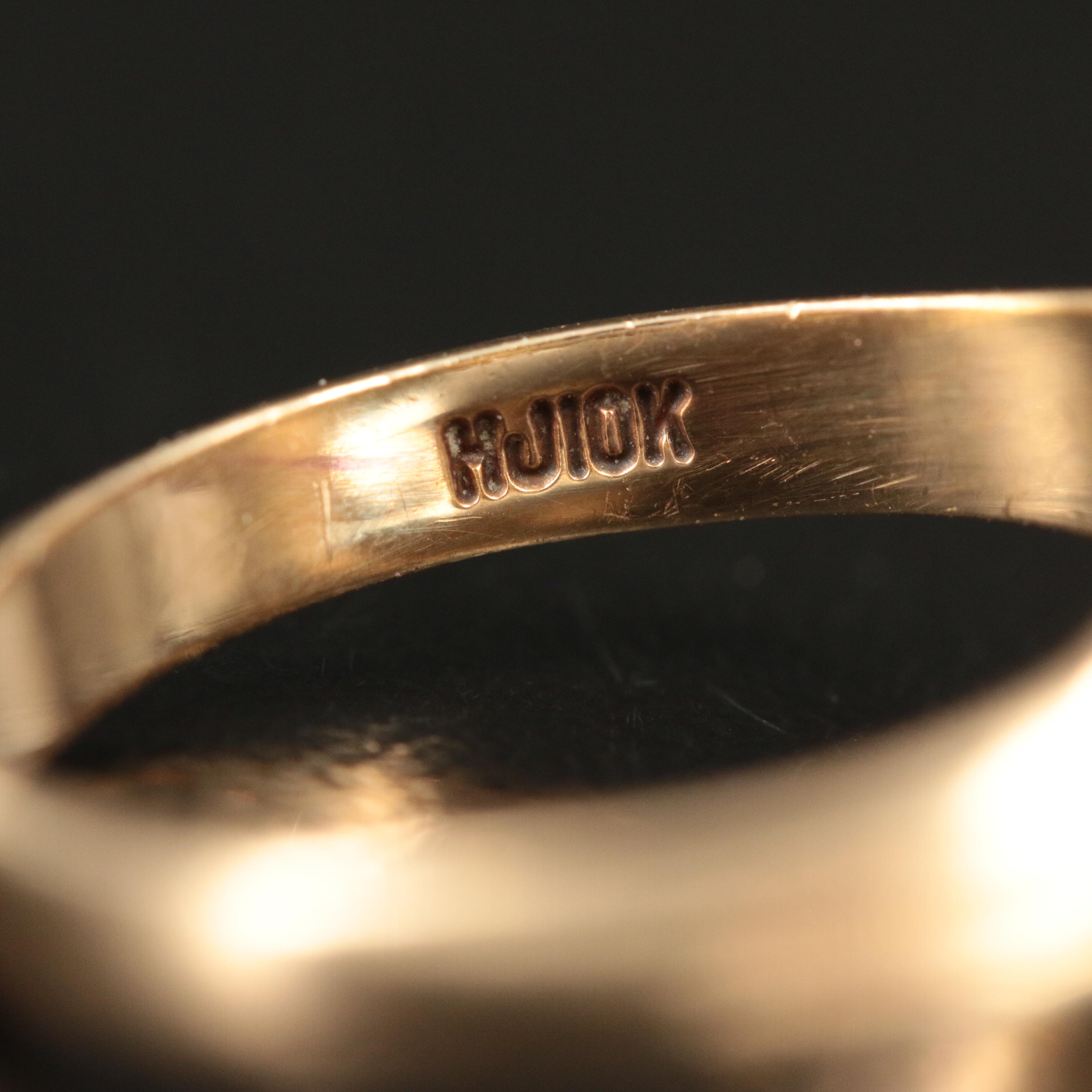 Vintage 10K Spinel and Mother-of-Pearl Class Ring | EBTH