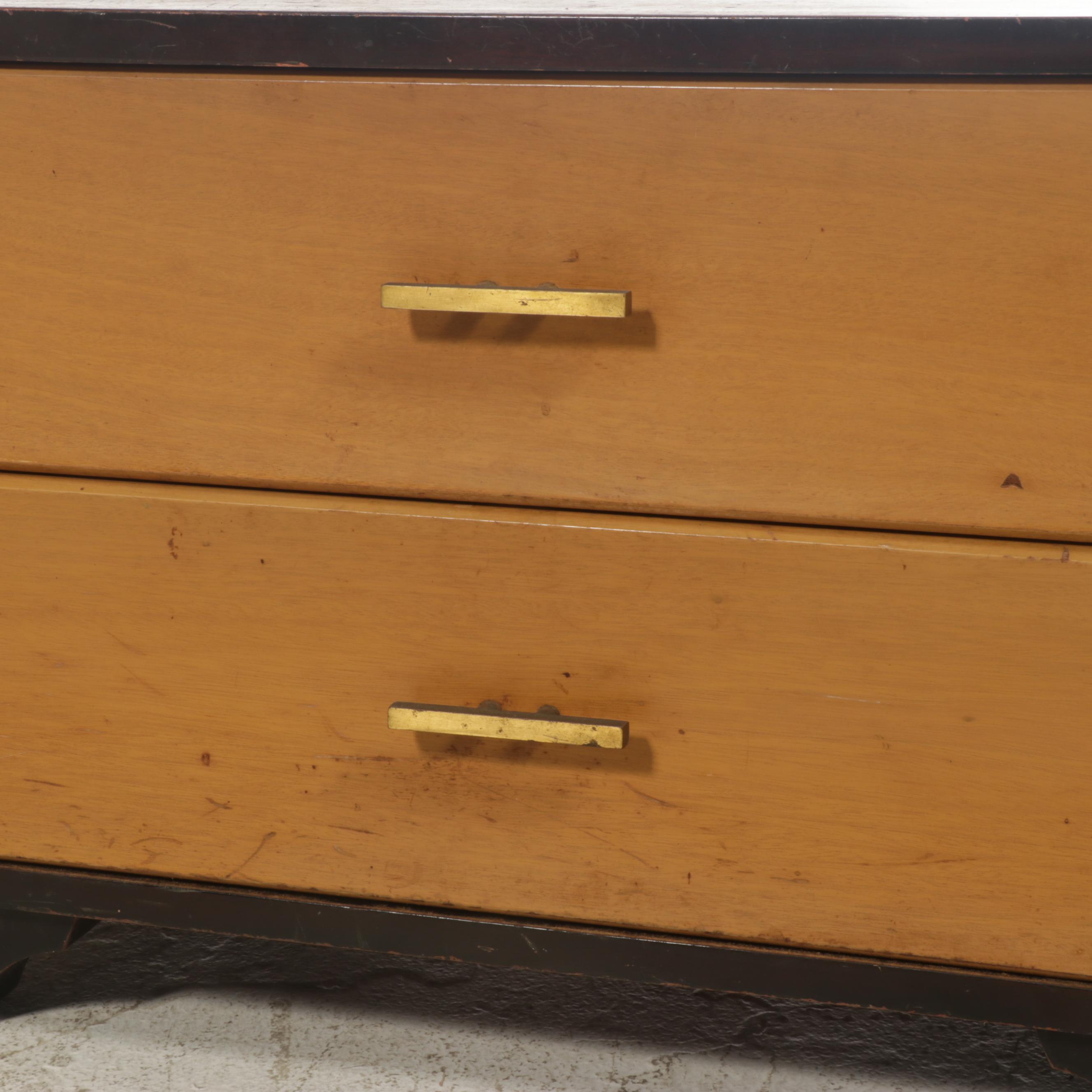 Pair of Mid Century Modern Two-Tone Mahogany Bedside Chests | EBTH
