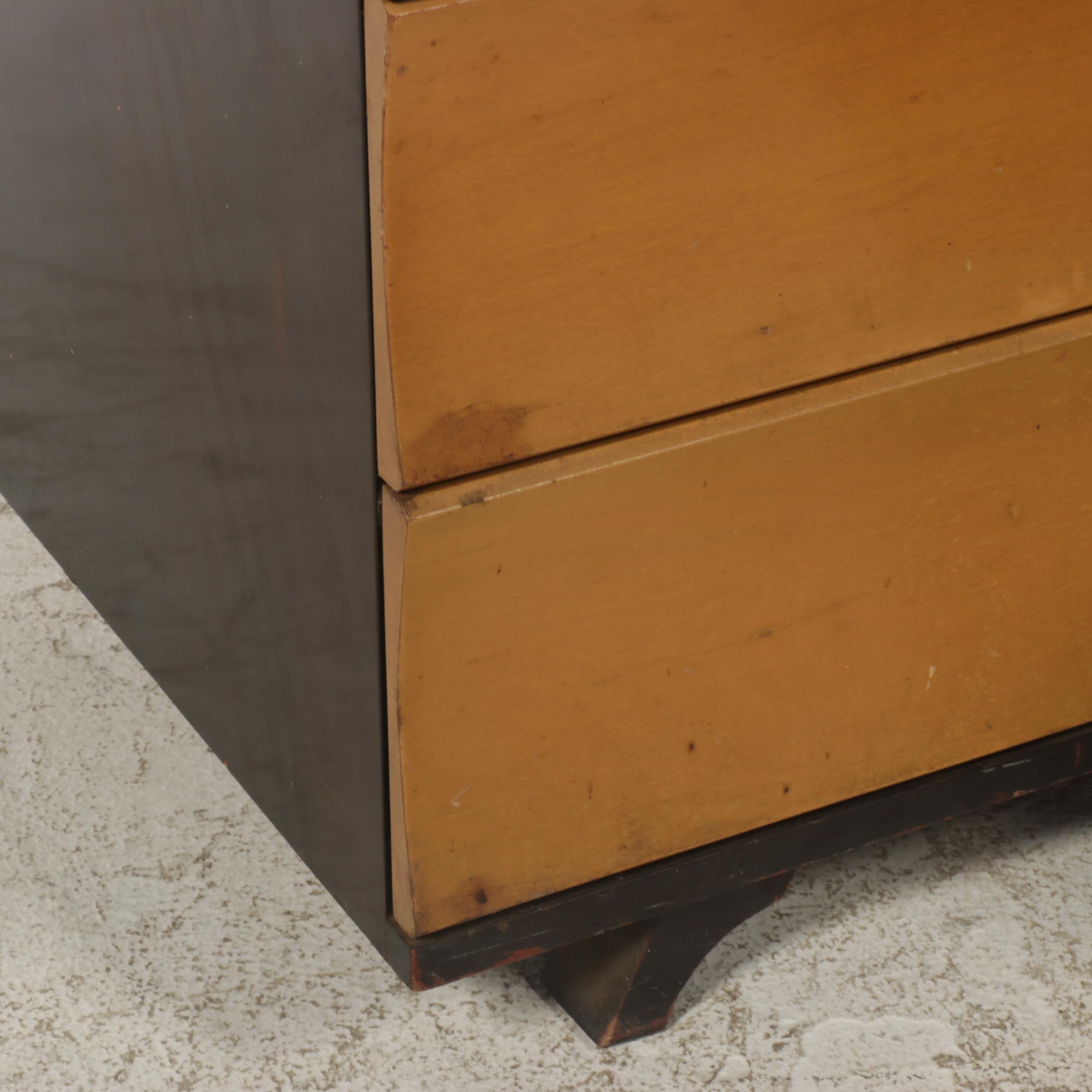 Pair of Mid Century Modern Two-Tone Mahogany Bedside Chests | EBTH