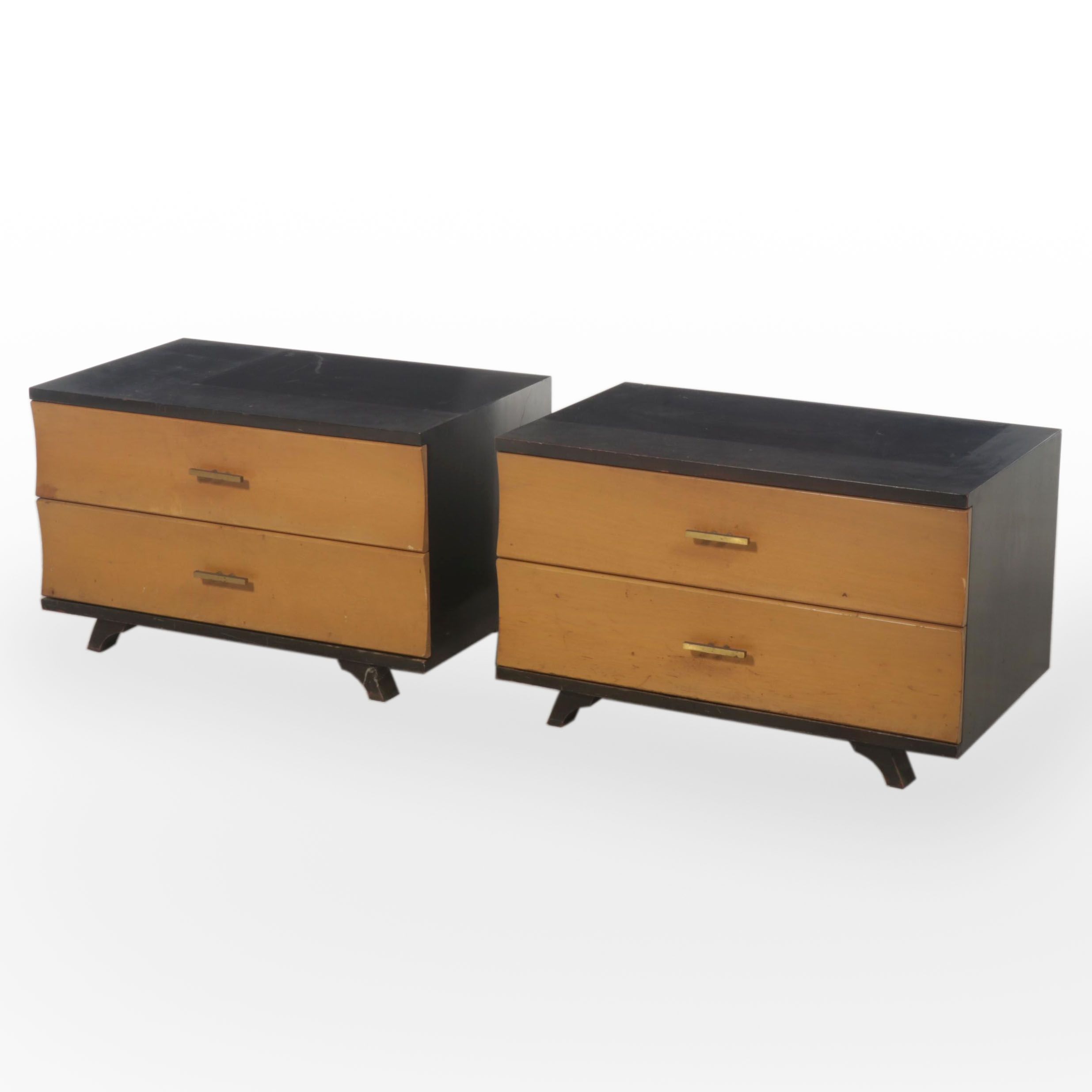 Pair of Mid Century Modern Two-Tone Mahogany Bedside Chests | EBTH