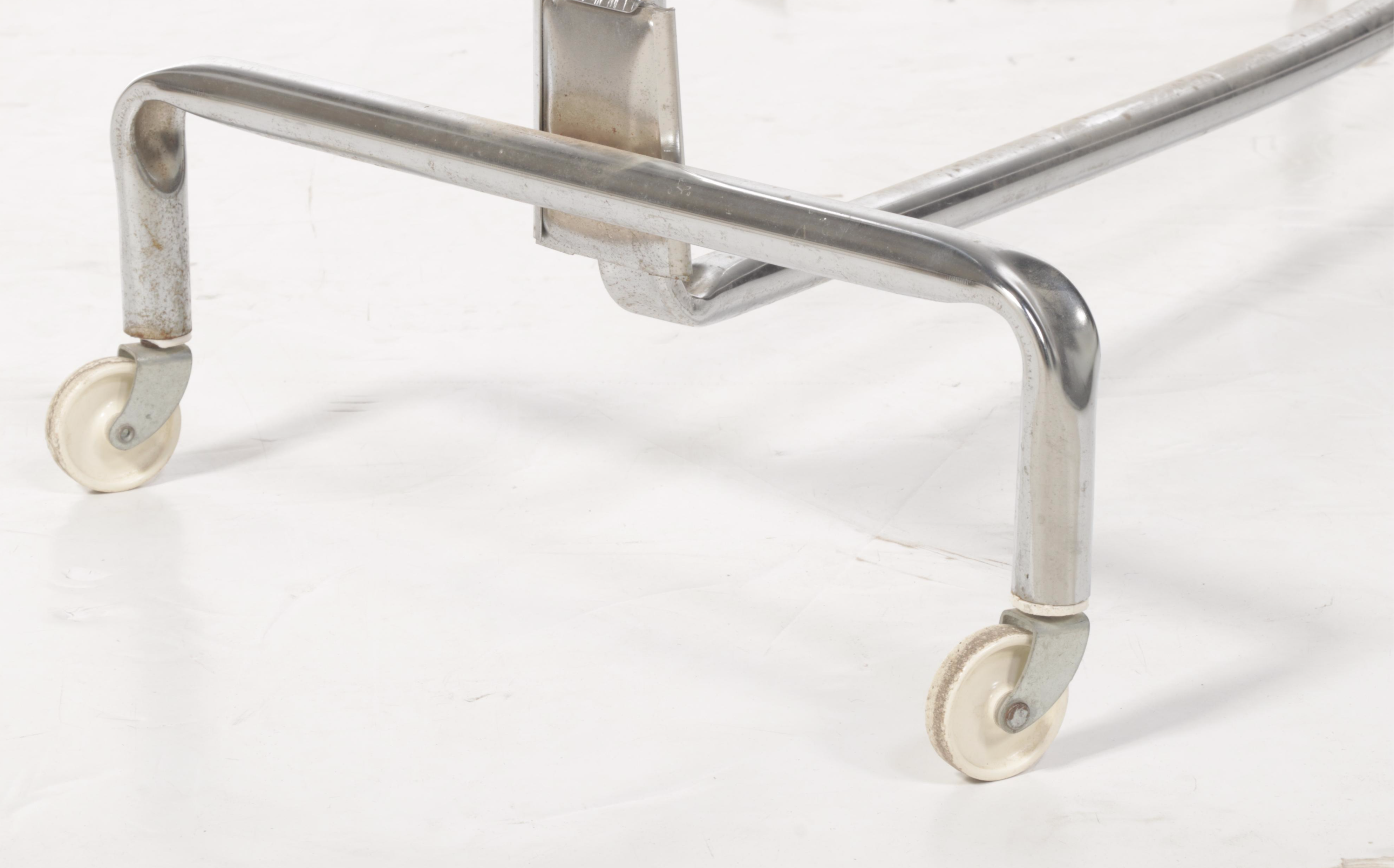 Tubular Chrome Clothes Rolling Clothes Rack, Mid-20th Century | EBTH
