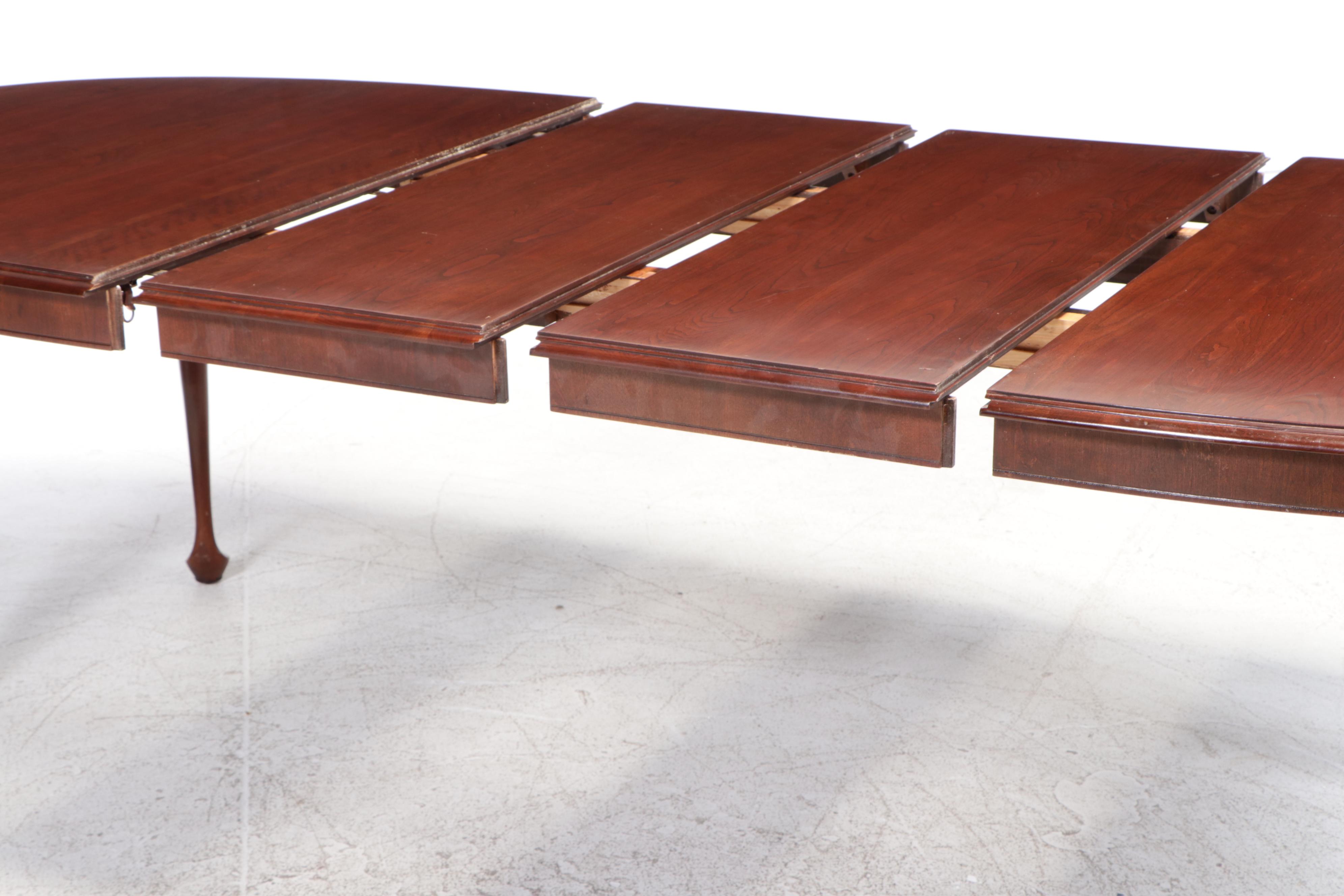 Harden Queen Anne Style Mahogany Extending Dining Table | EBTH