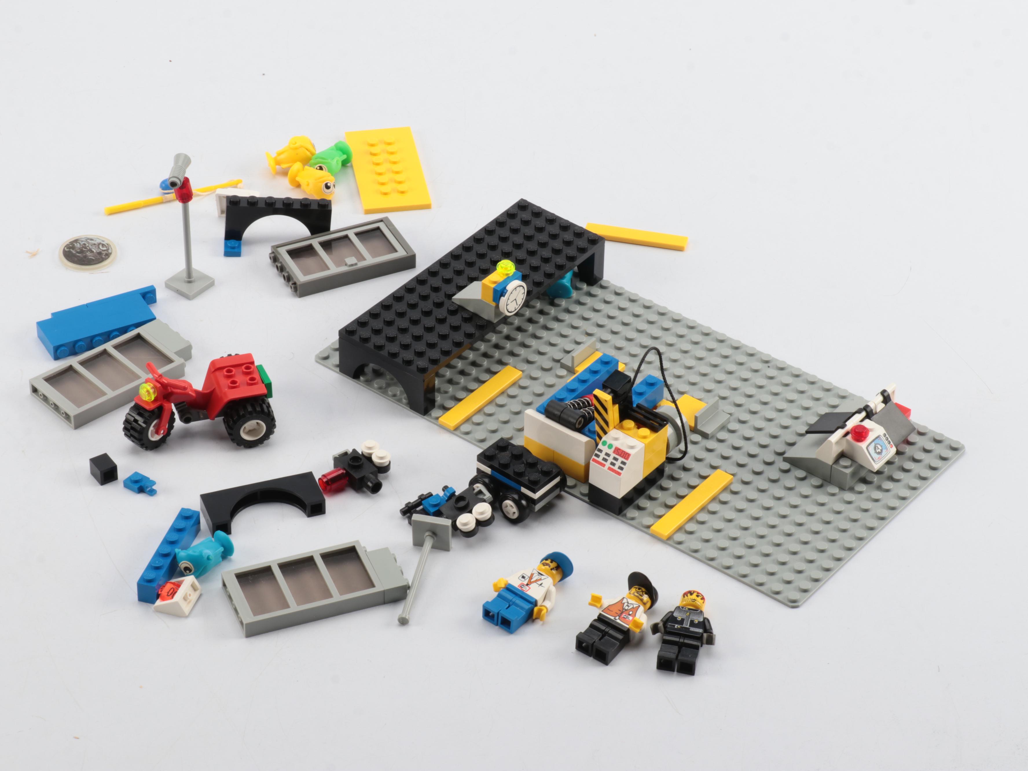LEGO "Explosion Studio", "Space System" and " Le Loup-Garou" Sets with ...