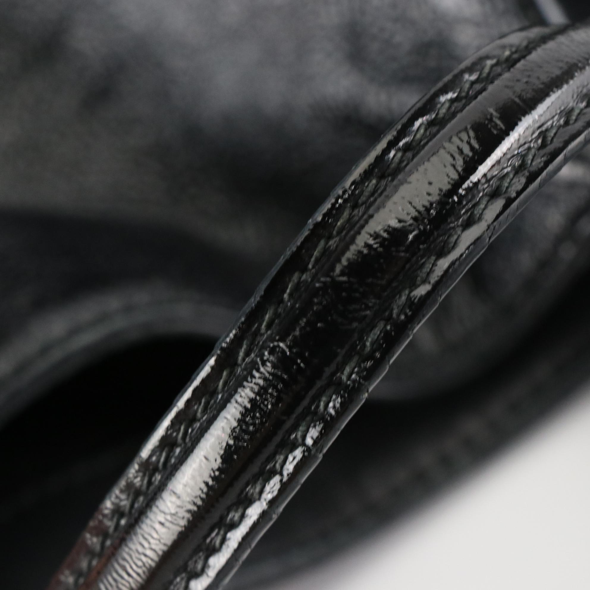 Gucci Soho Interlocking GG Logo Black Patent Leather Two-Way Shoulder ...