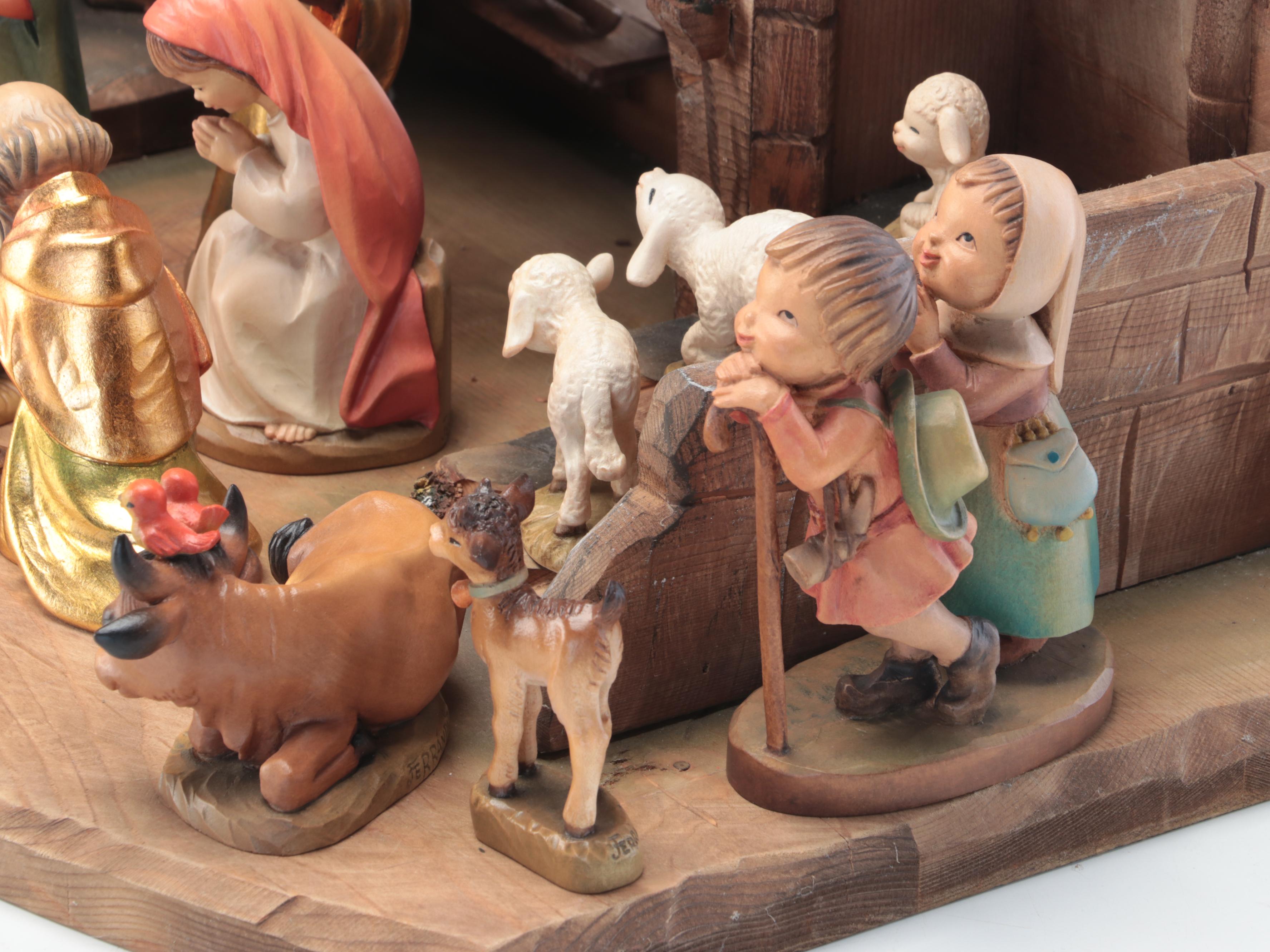Juan Ferràndiz for ANRI Carved and Painted Wooden Nativity Set | EBTH