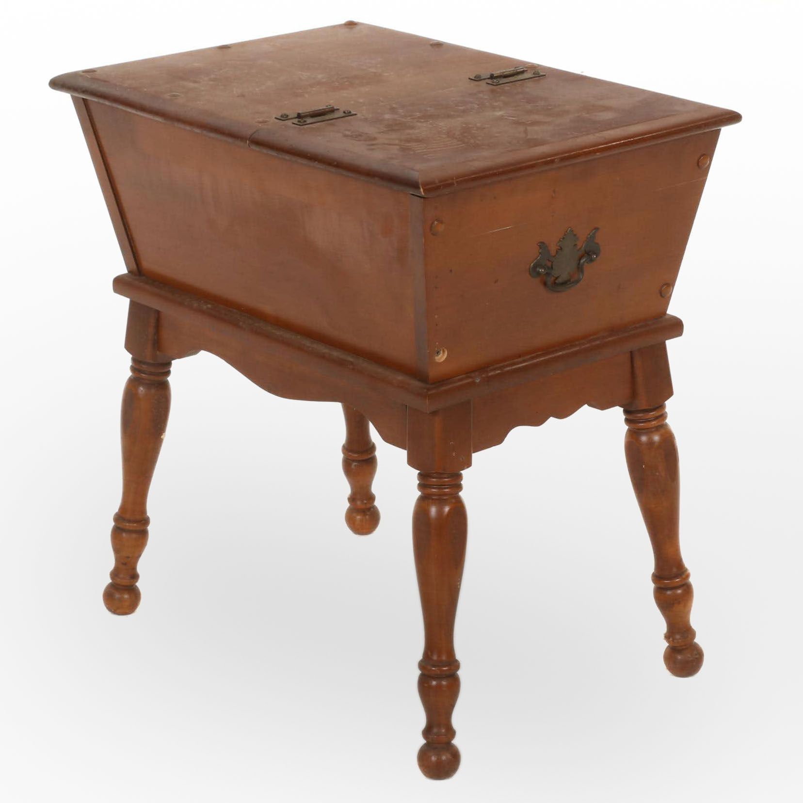 Maple Dough Box End Table, Mid to Late 20th Century | EBTH