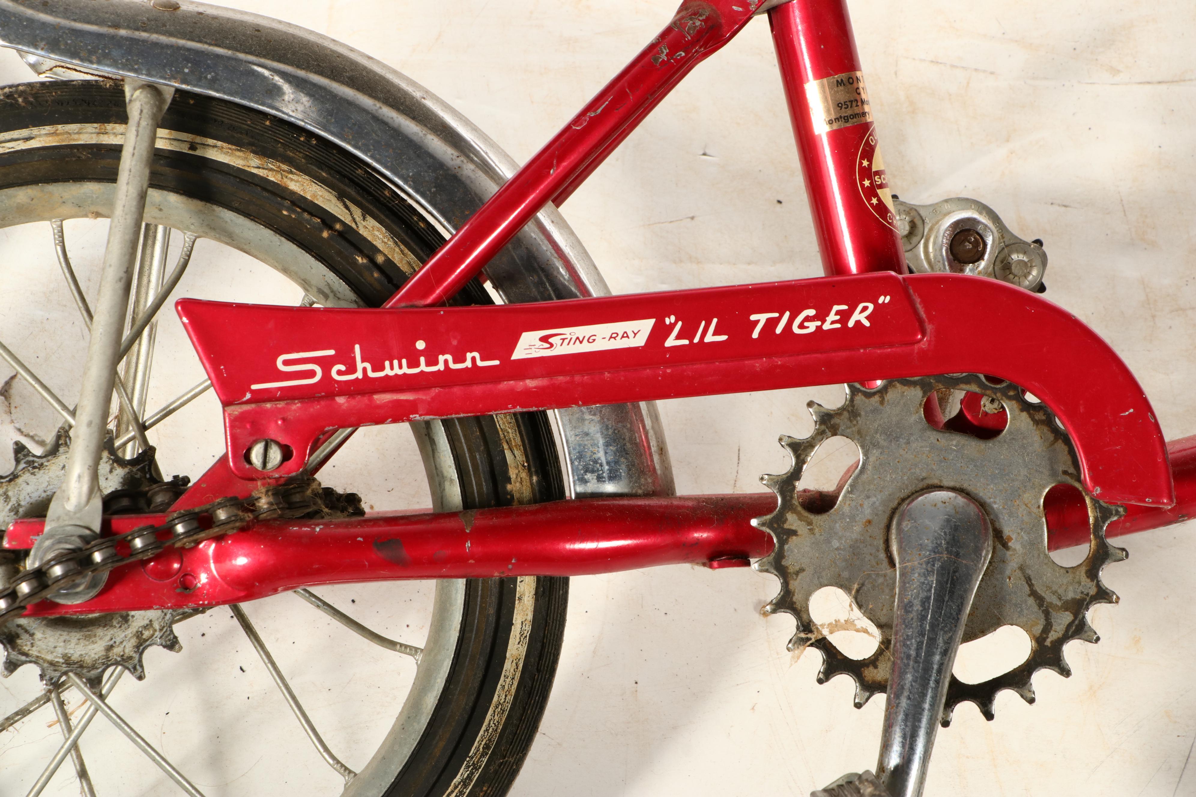 Schwinn Sting-Ray "Lil Tiger" Children's Bicycle With Training Wheels ...