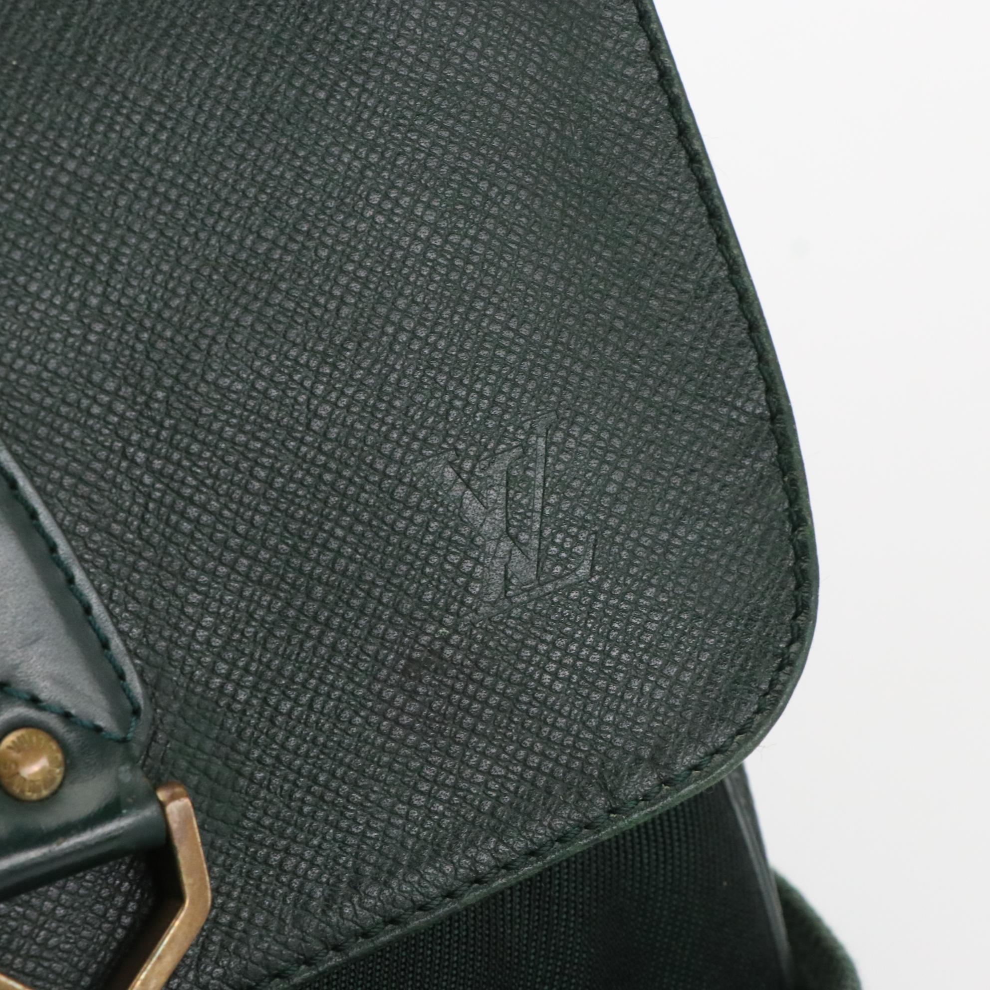 Louis Vuitton Dersou Messenger Bag in Green Epicea Taïga Leather | EBTH
