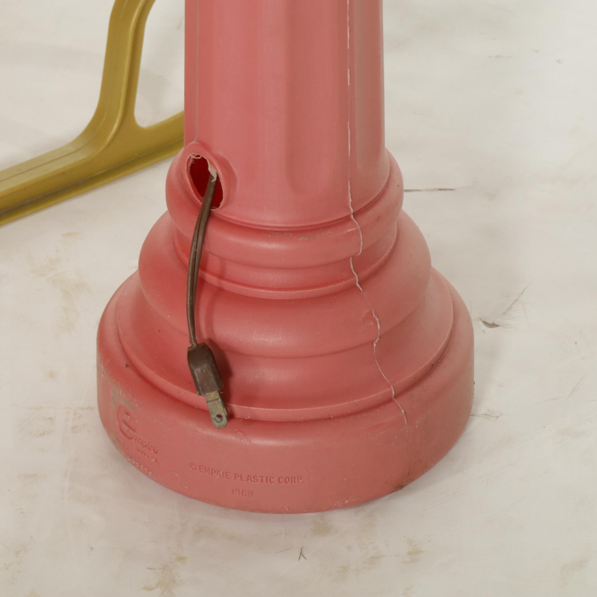 Blow Mold Poloron Santa Sleigh and Empire Lamp Post Illuminated Plastic ...