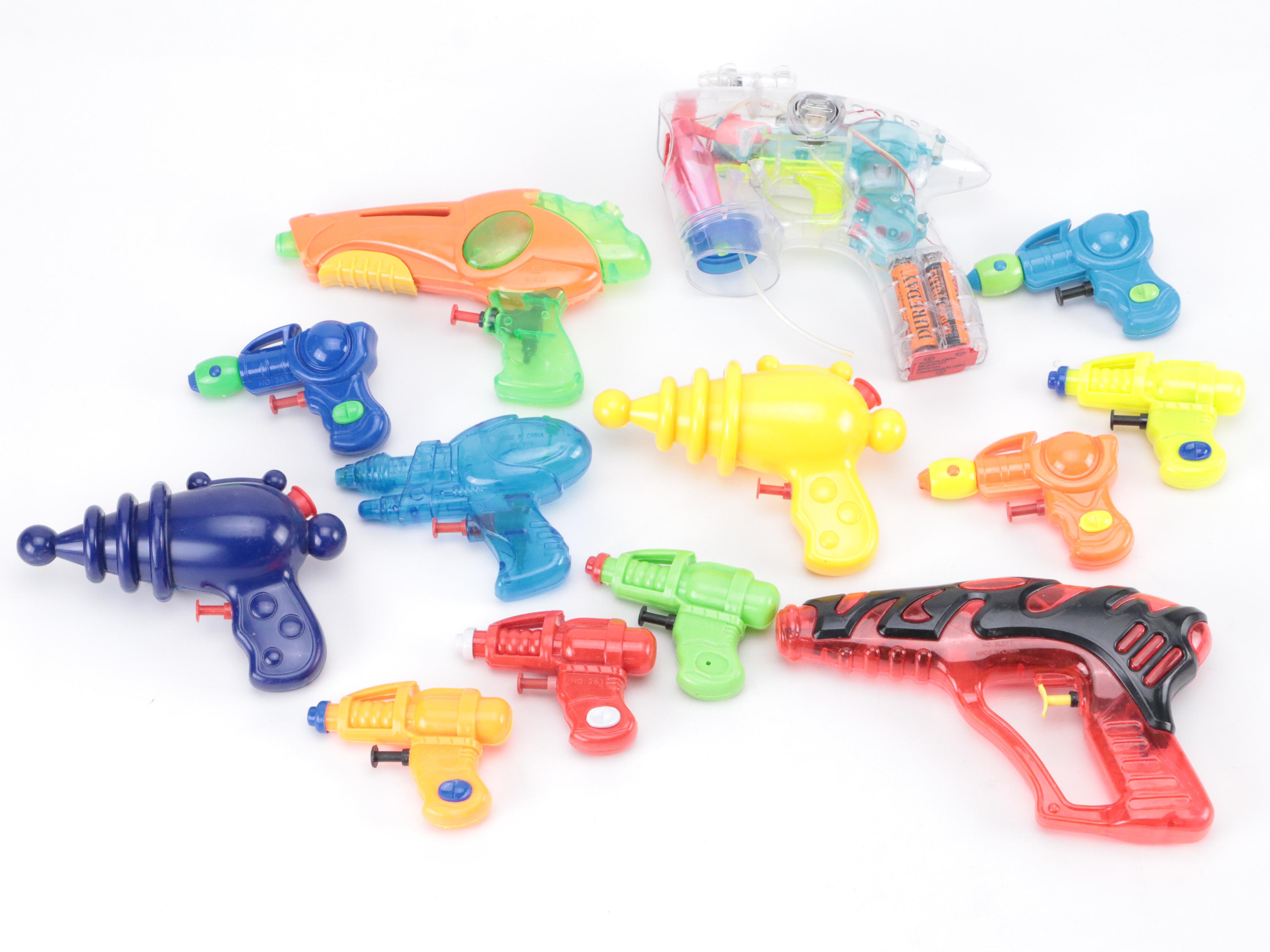 Betsy Alexander's Ray Gun Collection | EBTH