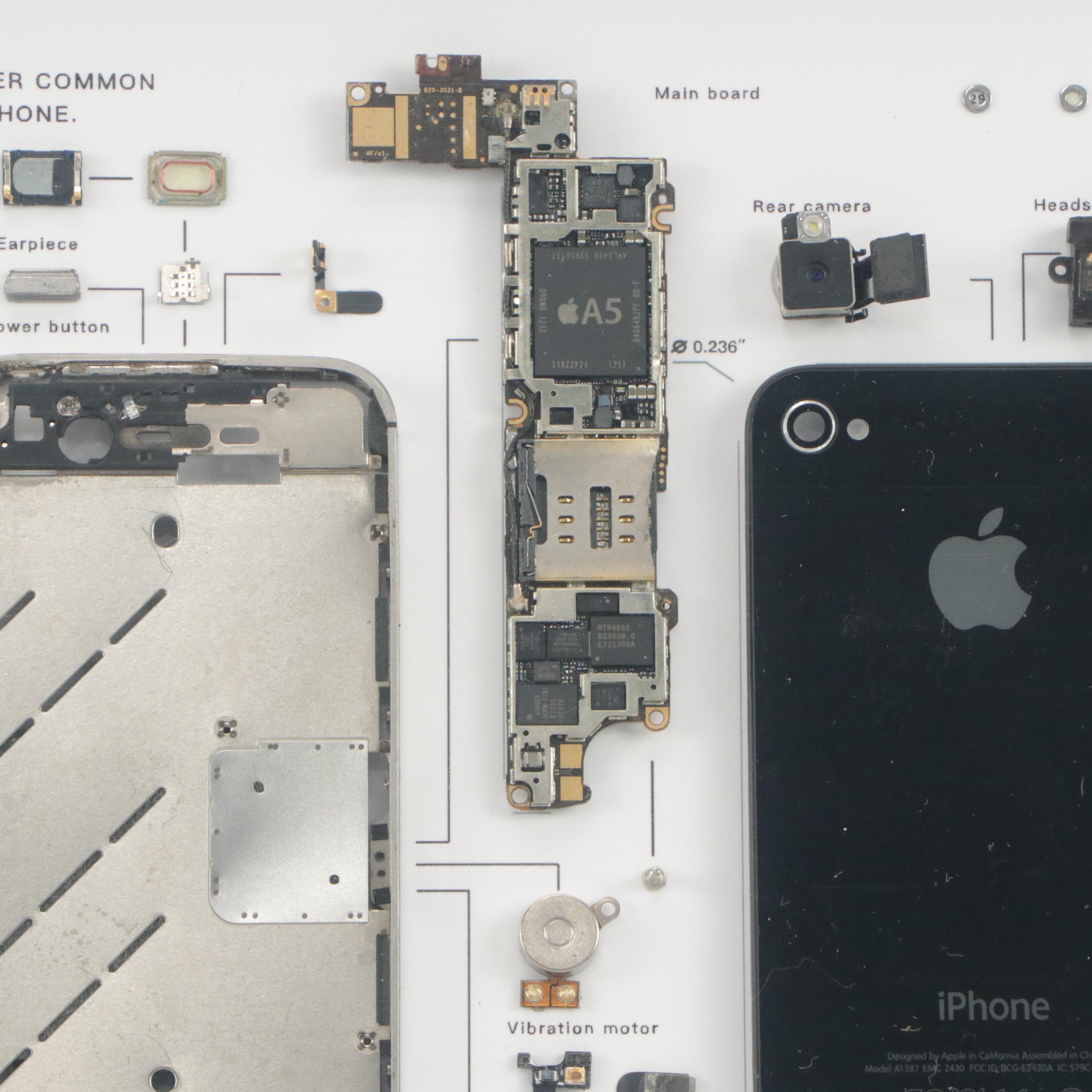 GRID Studio "iPhone 4S" Shadow Box Display | EBTH