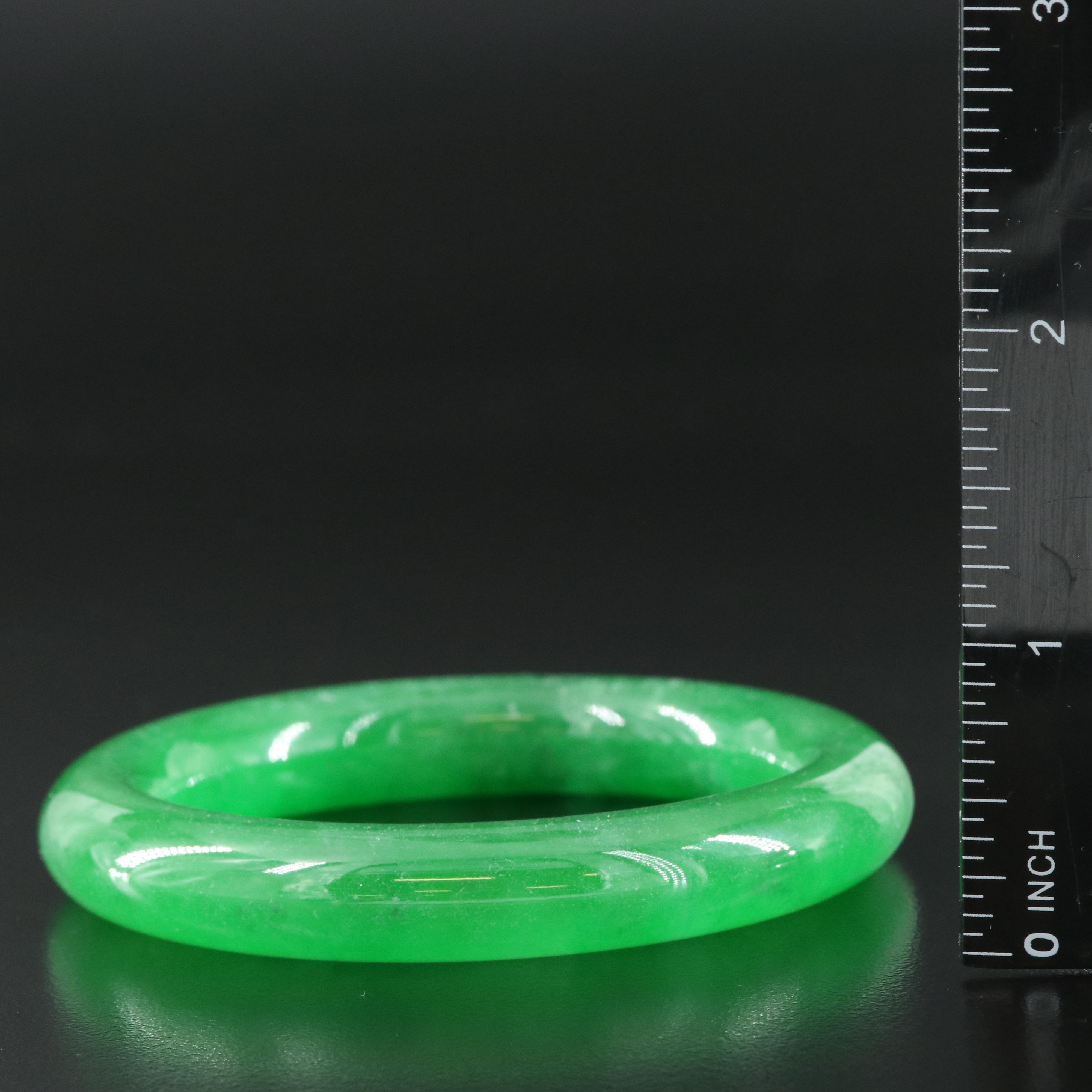 Jadeite Hololith Bangle Bracelet | EBTH