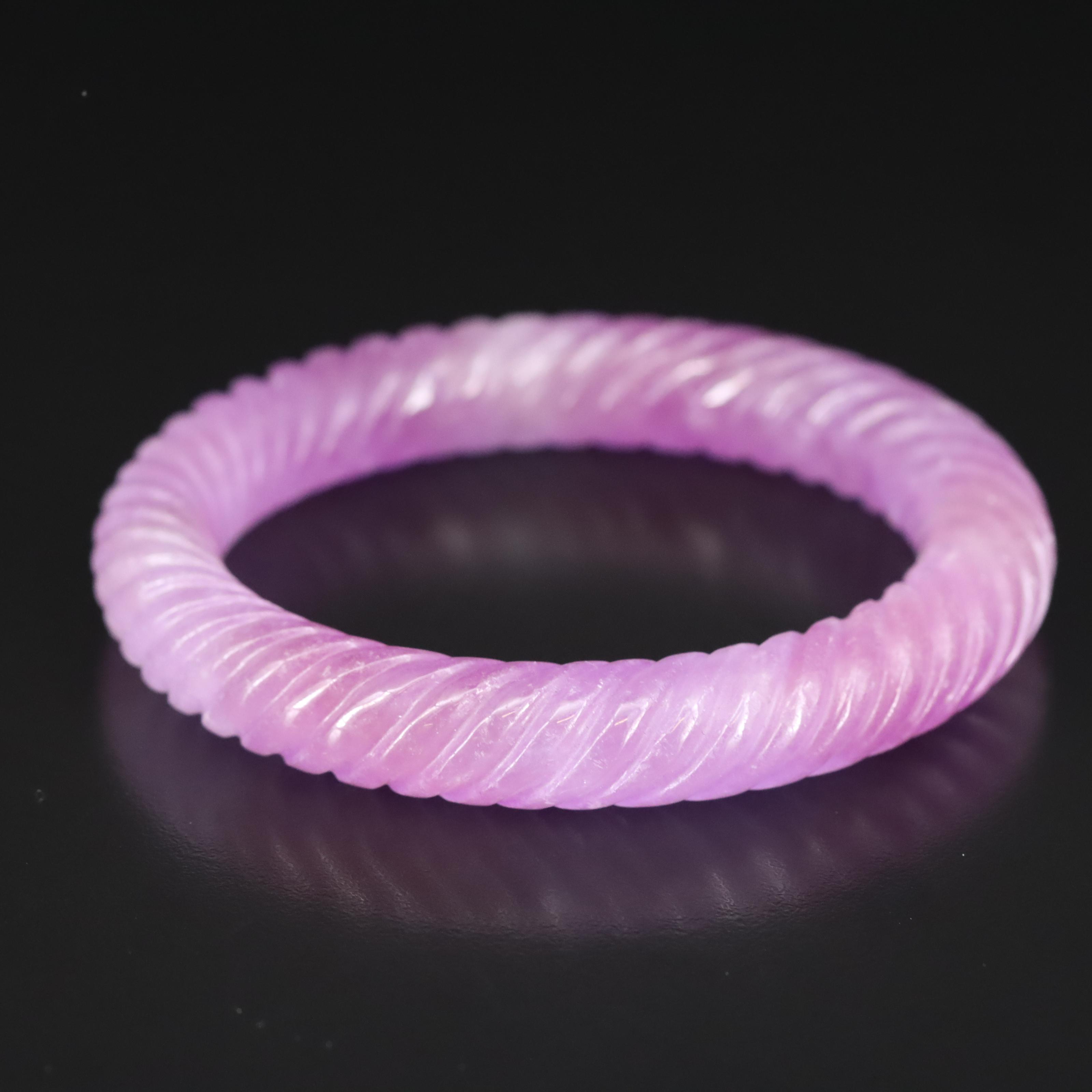 Jadeite Carved Hololith Bangle Bracelet | EBTH