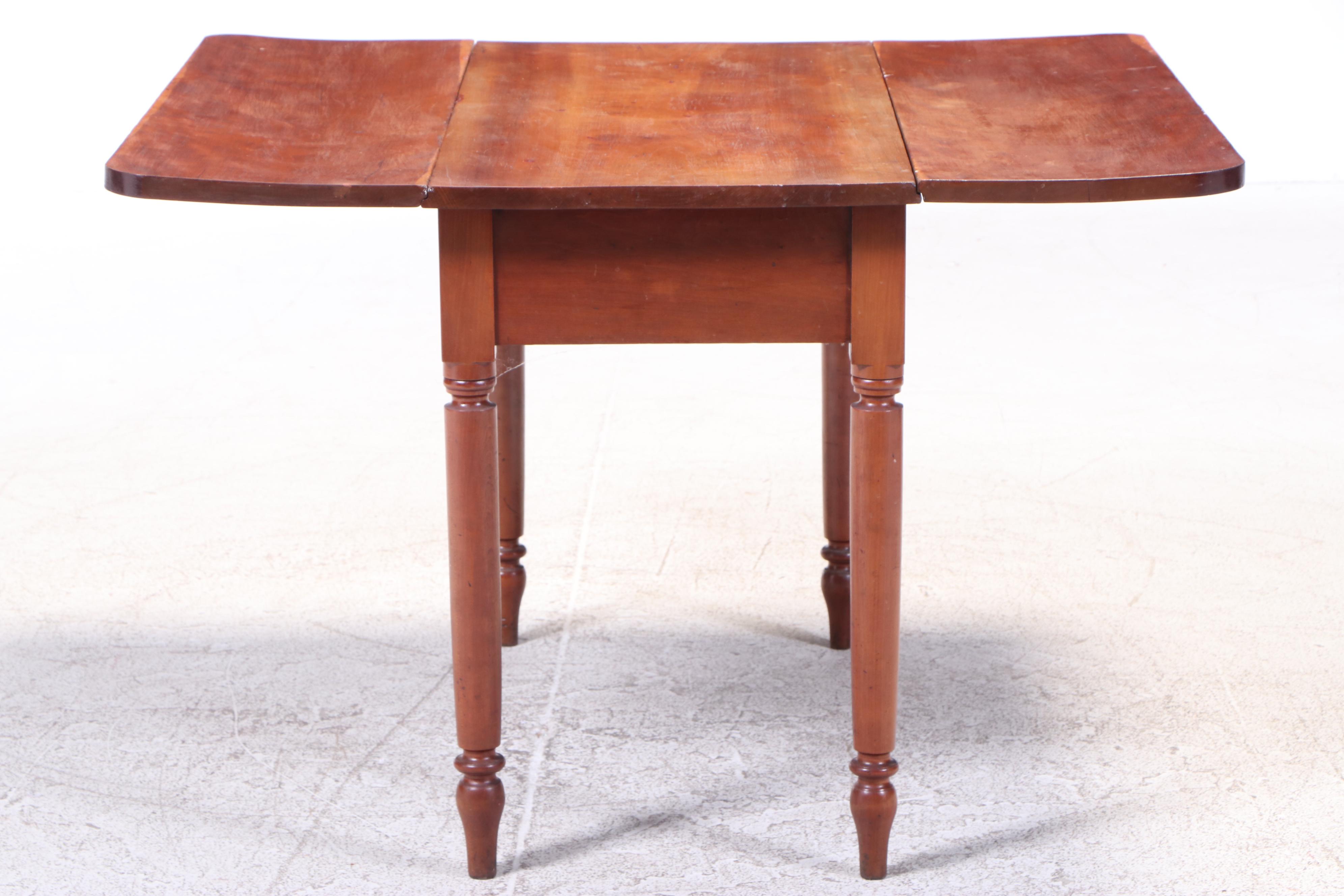 Sheraton Style Maple Drop Leaf Table | EBTH
