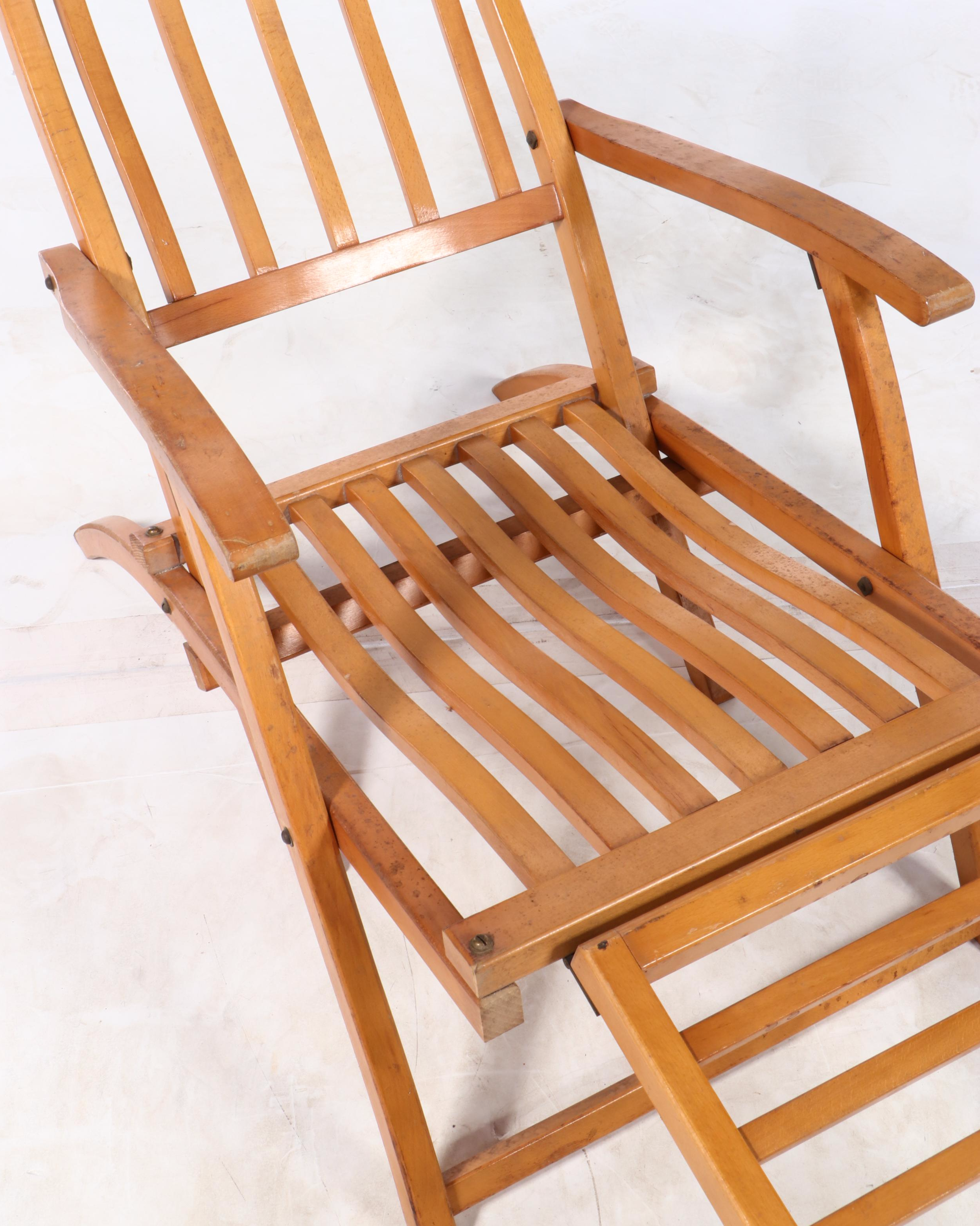 The R.M.S. Queen Mary Beech Folding Deck Lounge Chair | EBTH